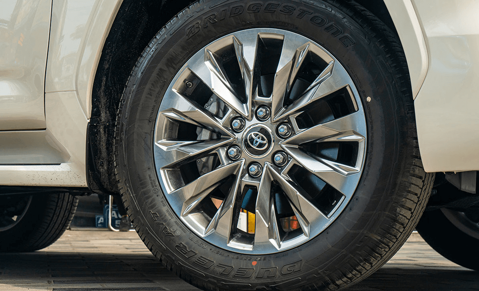 Mâm xe Toyota Land Cruiser: Bảng giá và Kinh nghiệm thay từ Chuyên gia ...