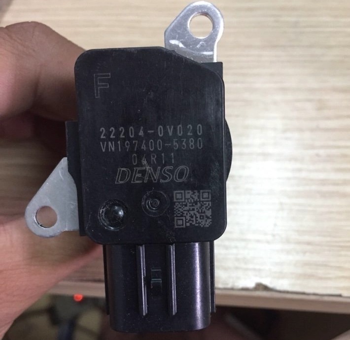 Cảm biến lưu lượng khí nạp Toyota Vios 2015 | 222040V020