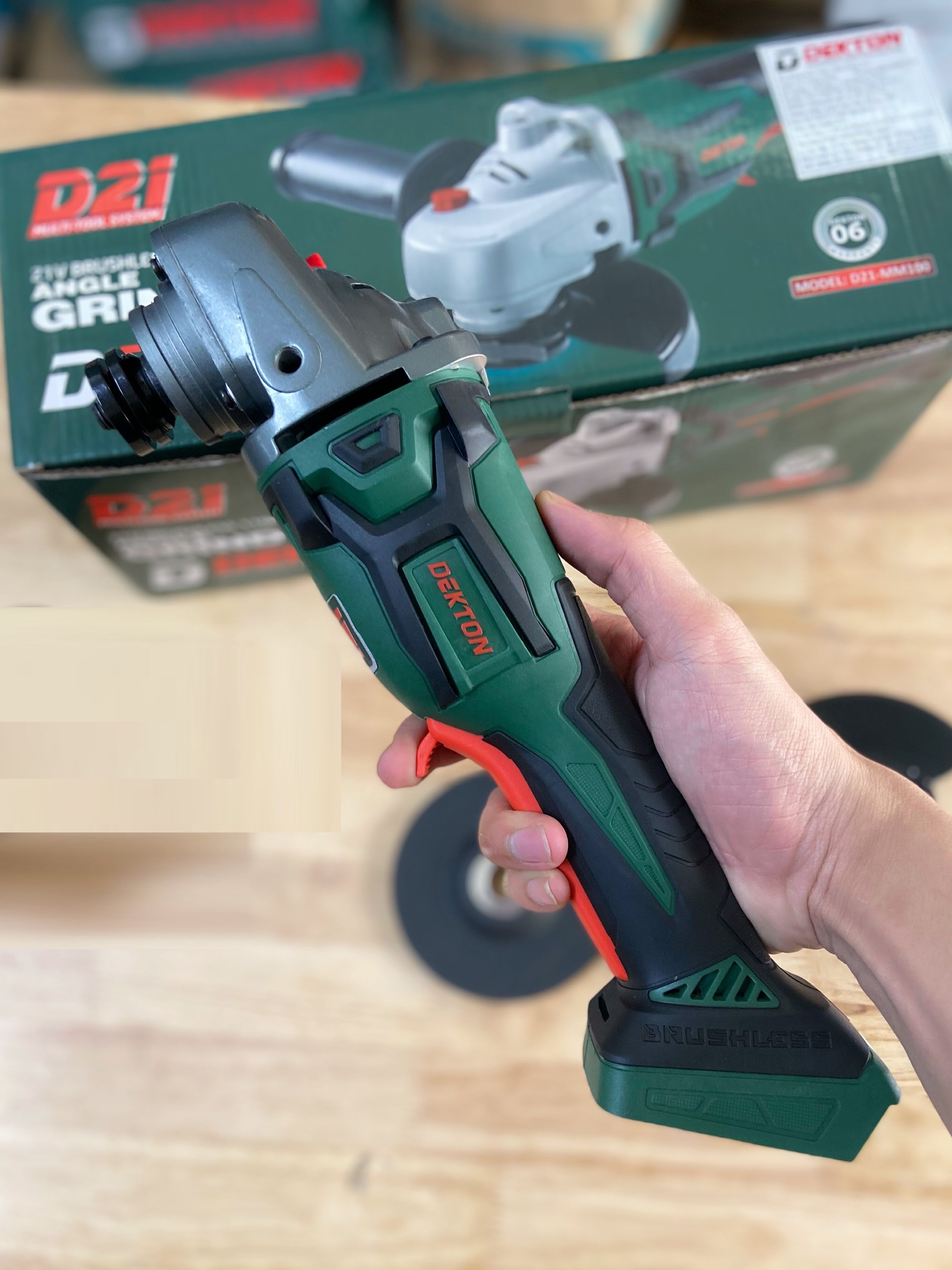 MÁY MÀI GÓC 100MM (CÔNG TẮC BÓP) DÙNG PIN 21V DEKTON D21-MM100 - HÀNG ...