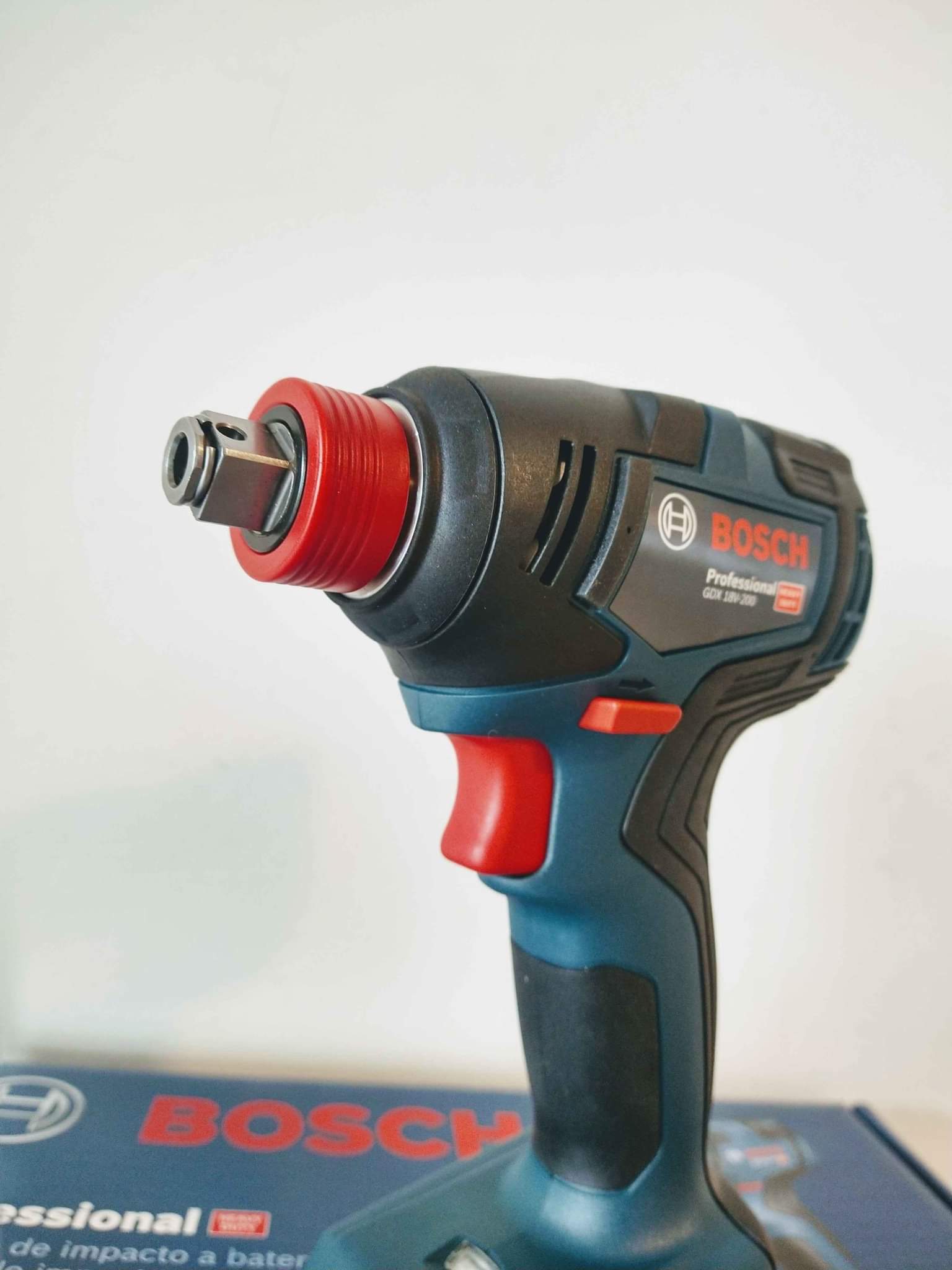 THÂN MÁY VẶN VÍT SIẾT BU LÔNG DÙNG PIN (200 N.M) 18V BOSCH GDX 18V-200 ...