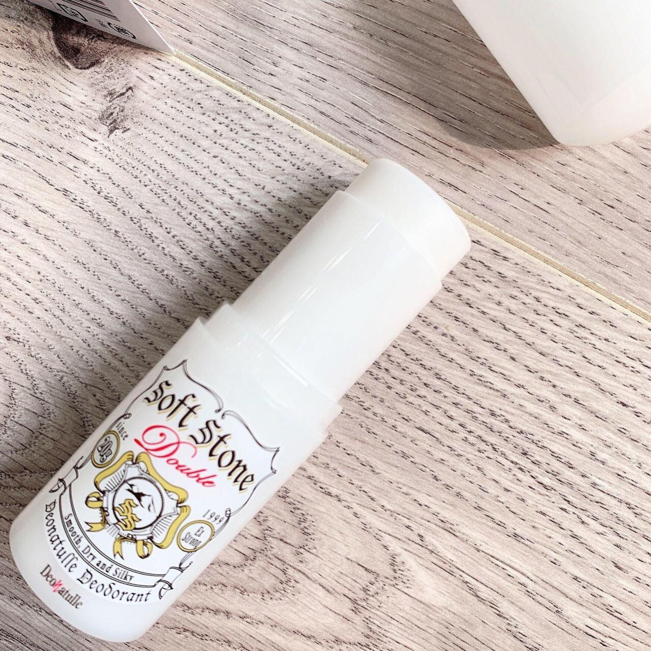 Lăn khử mùi Deonatulle Soft Stone Double Deodorant