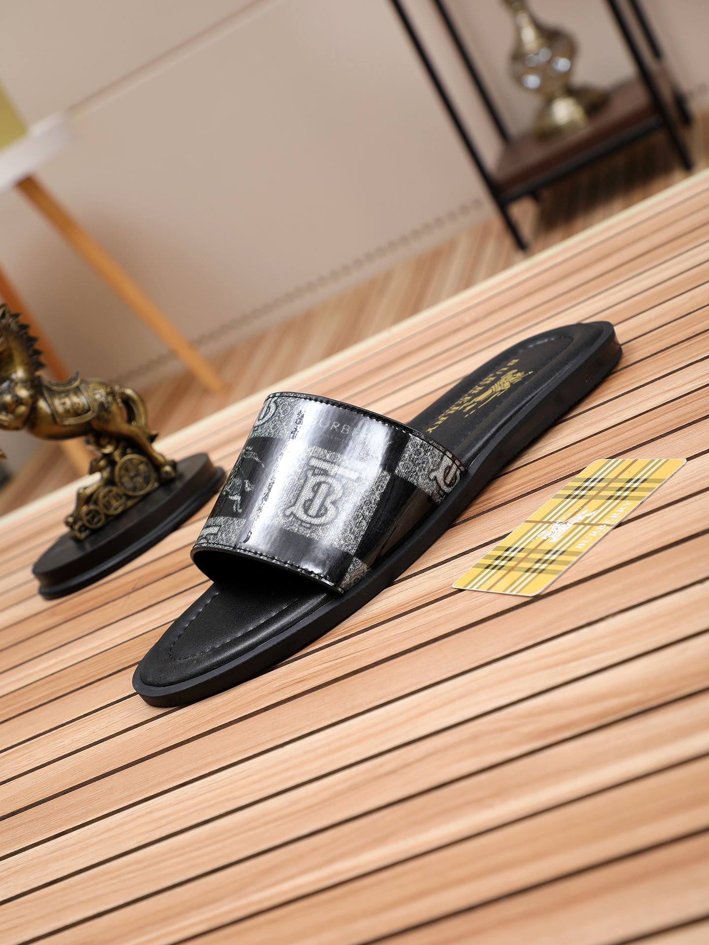 Burberry house slippers store