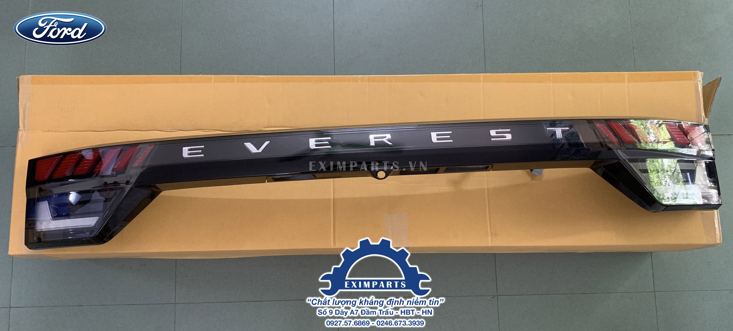 ĐÈN HẬU TRÊN CỐP FORD EVEREST N1VZ13404Q
