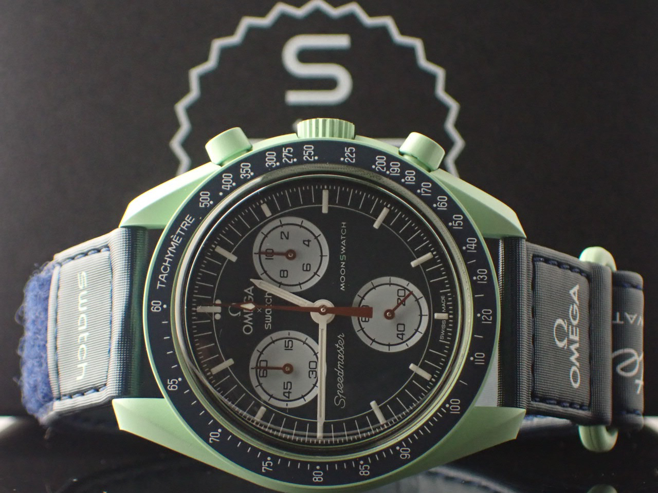 OMEGA MOONSWATCH BIO CERAMIC MISSION ON EARTH S033G100