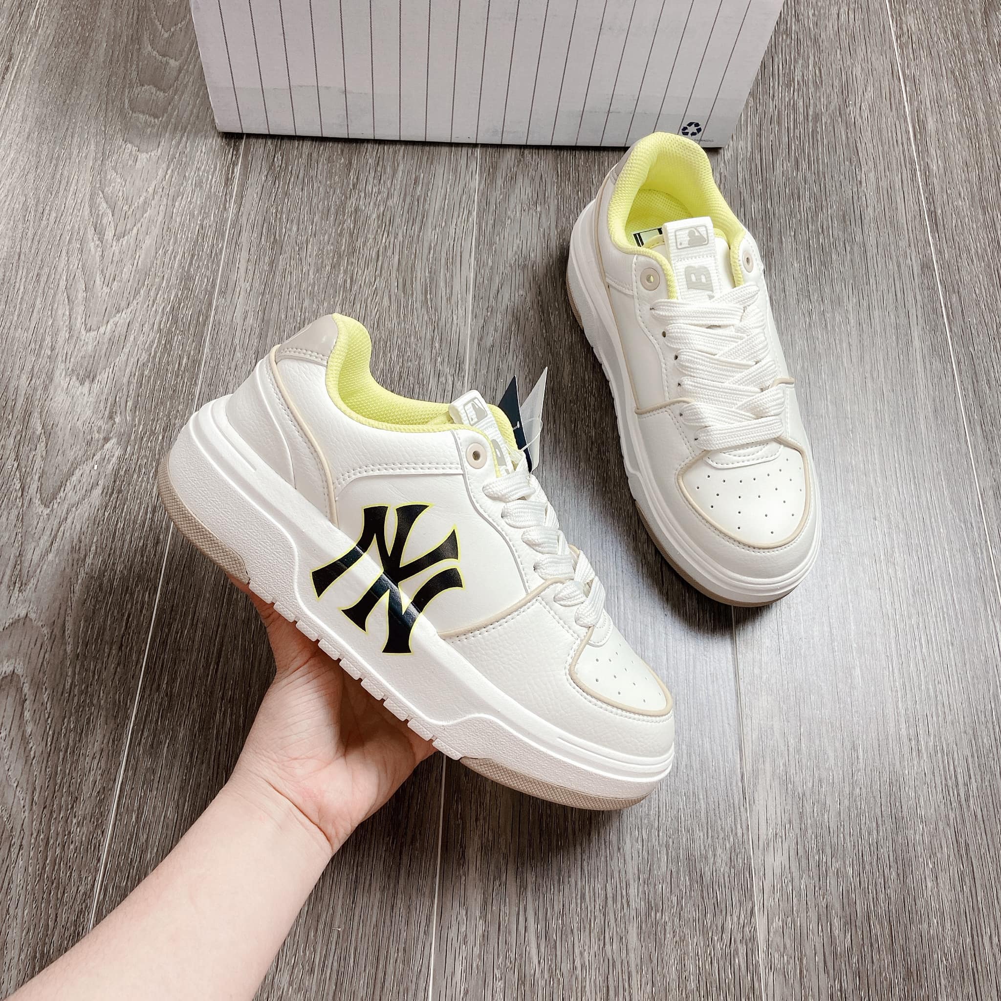 Giày MLB Chunky Liner White Brown [3ASXCA12N 50BGS] | CITISHOP