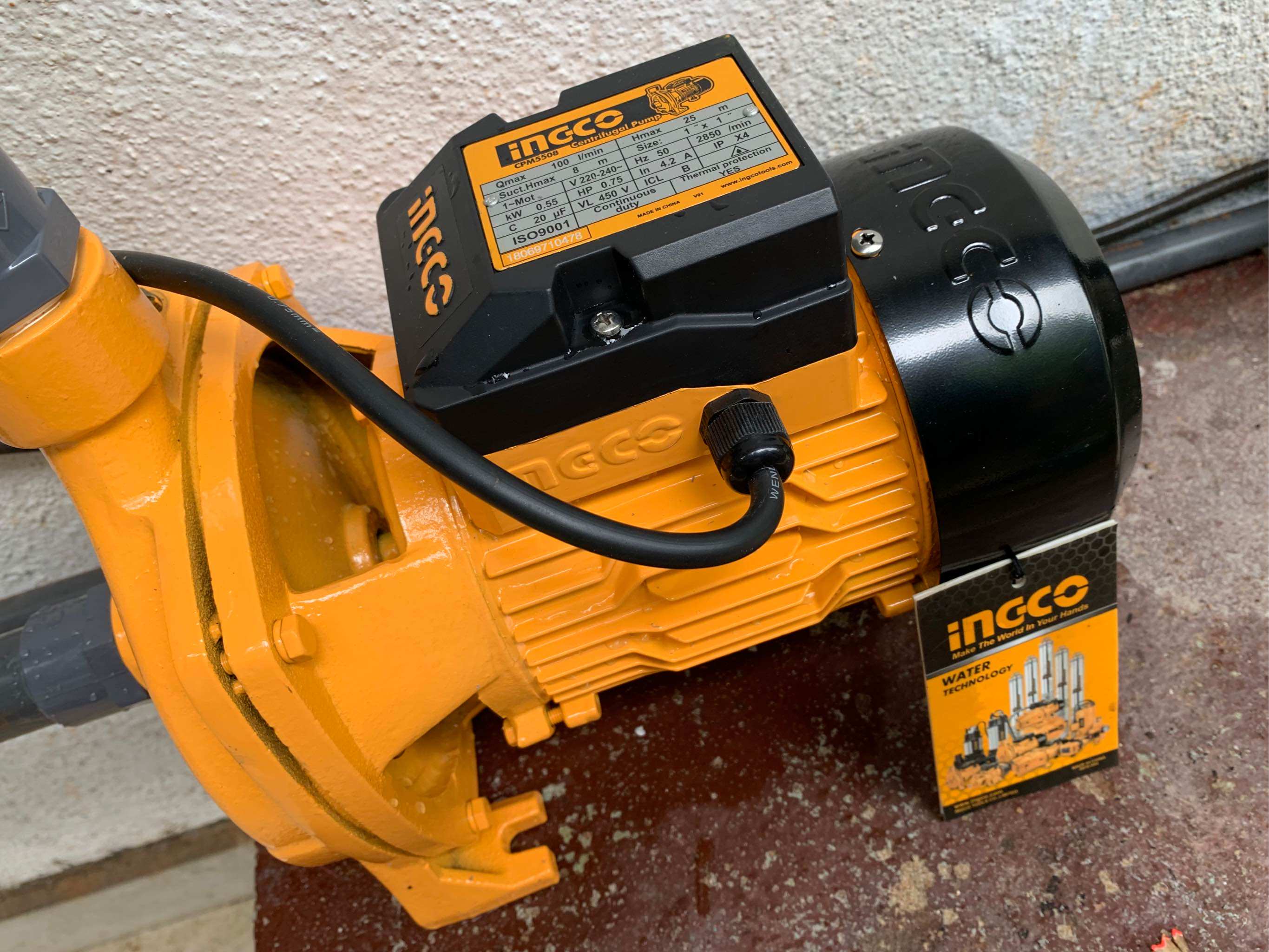 Máy bơm nước li tâm 550W Ingco CPM5508