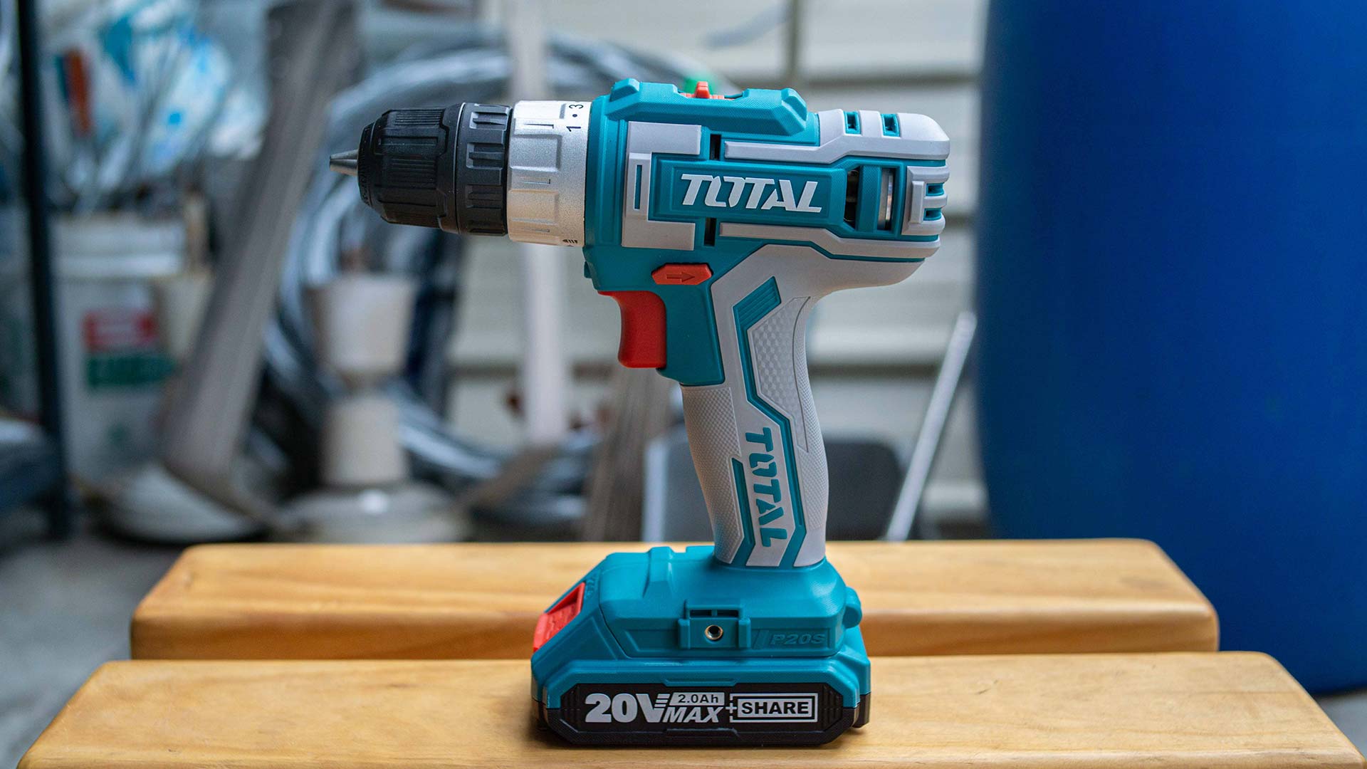 Máy khoan dùng pin 20V Total TDLI20024