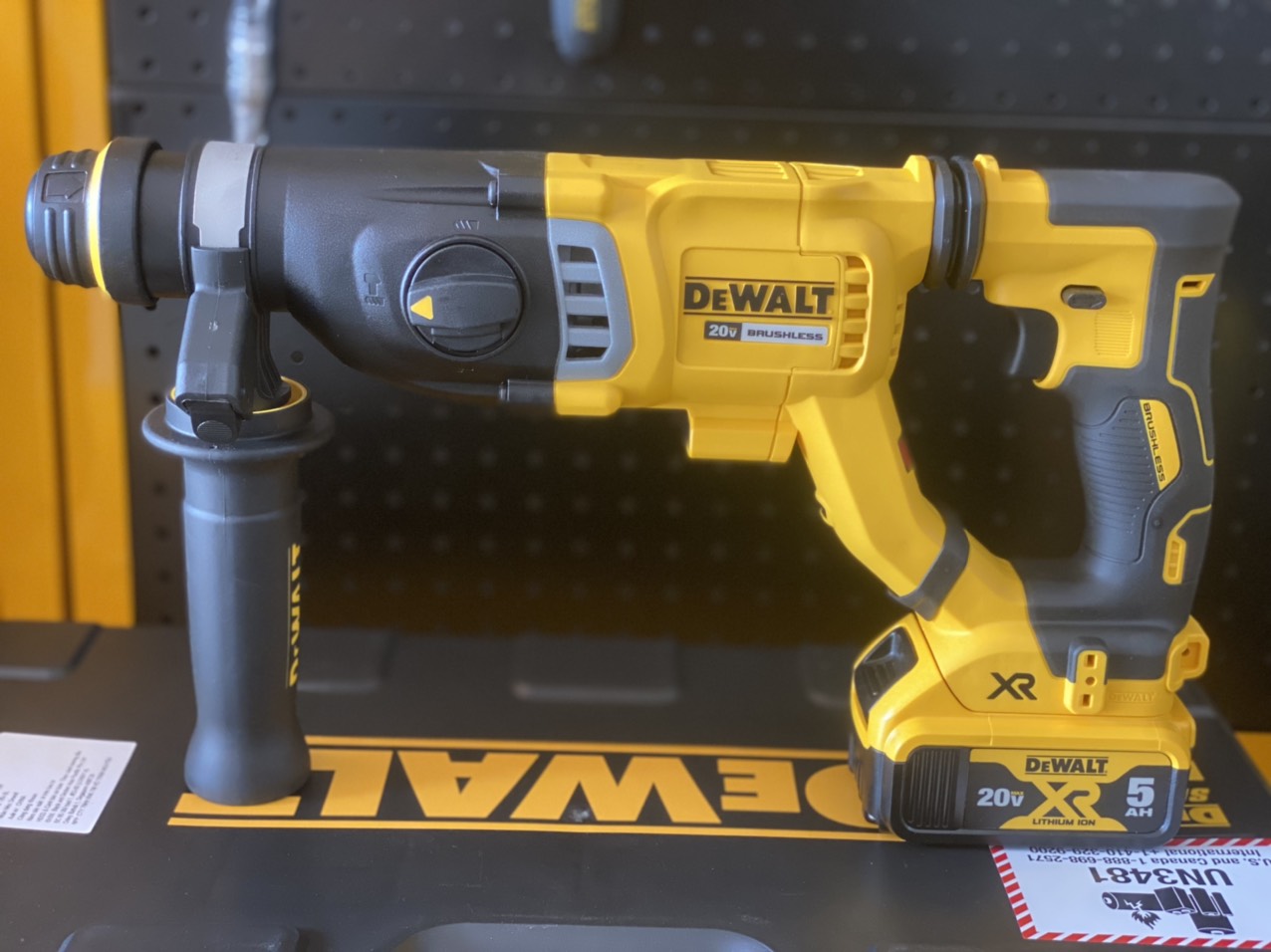 Máy khoan cầm tay 3 chức năng 20 V Dewalt DCH263P2