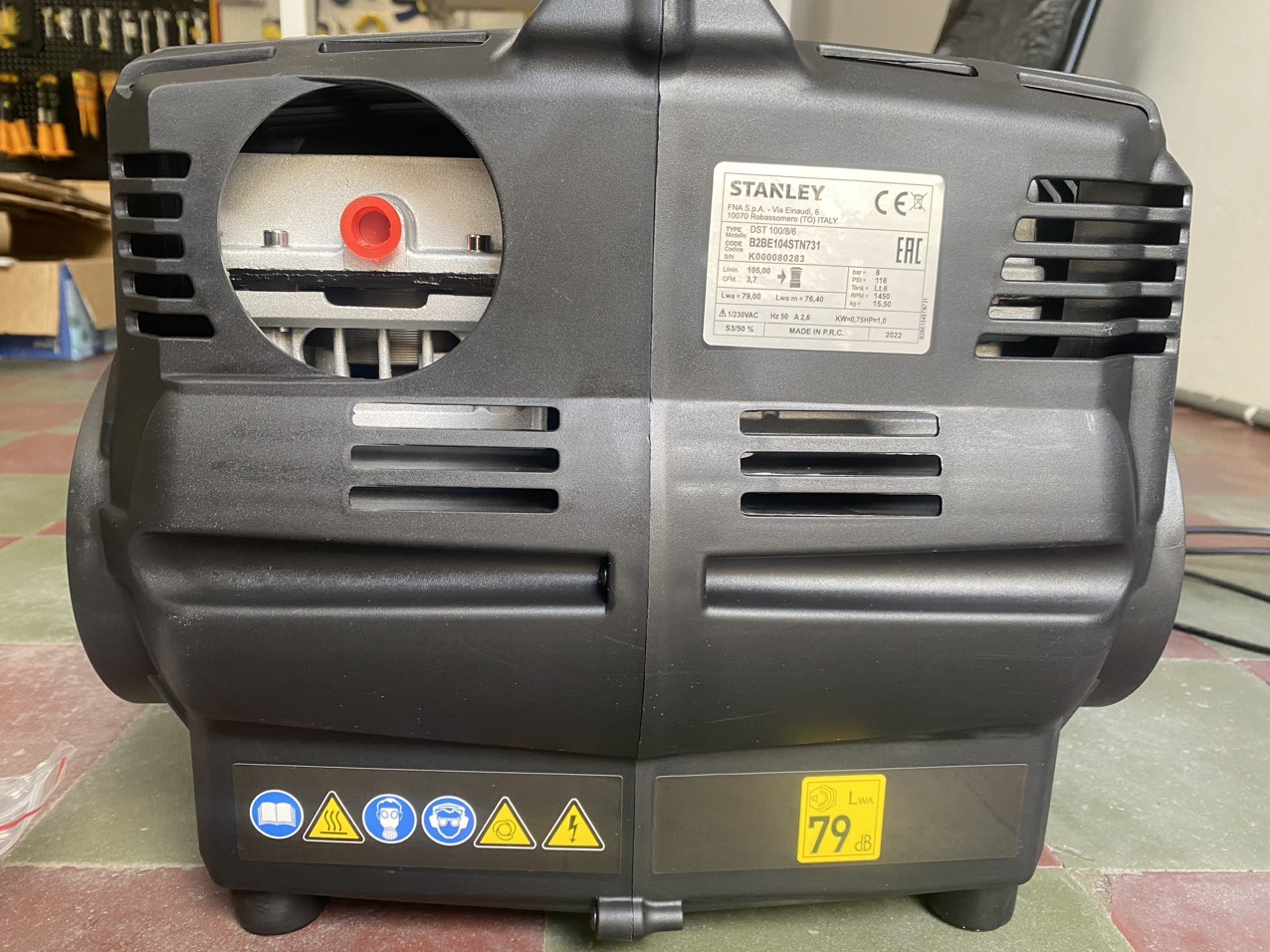 Máy nén khí không dầu 6L Stanley DST100/8/6