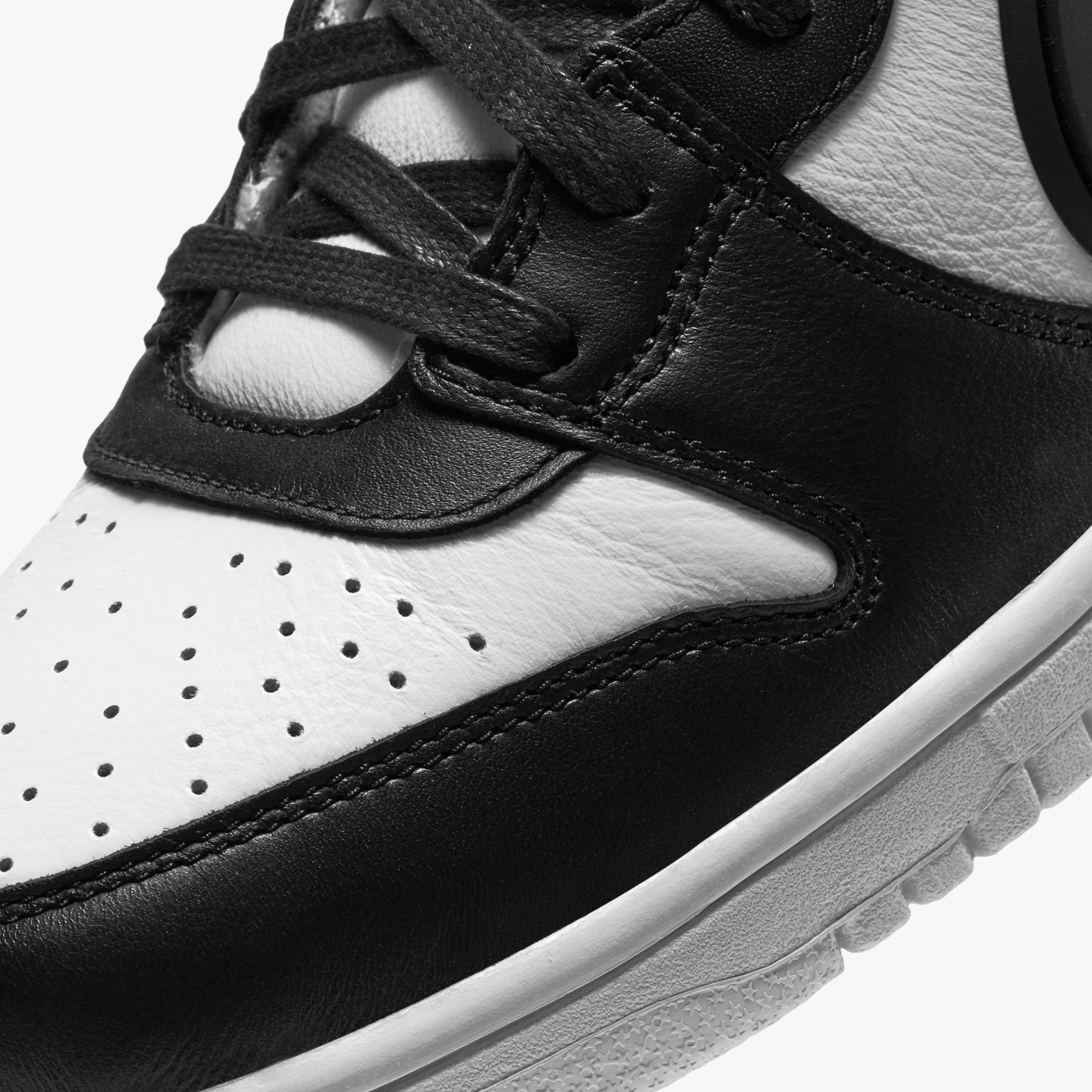 AMBUSH x Nike Dunk High 'Panda' | Duyet Fashion