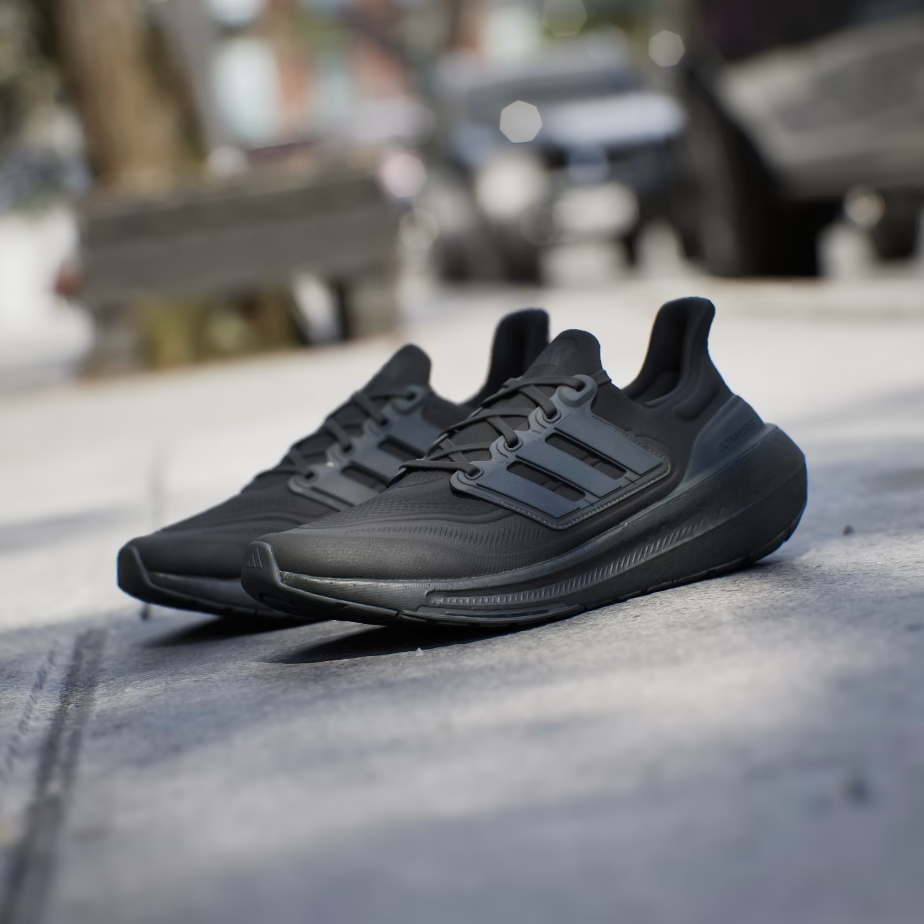 Giày Thể Thao Adidas Ultraboost Light 23 Triple Black Gz5159 Bounty