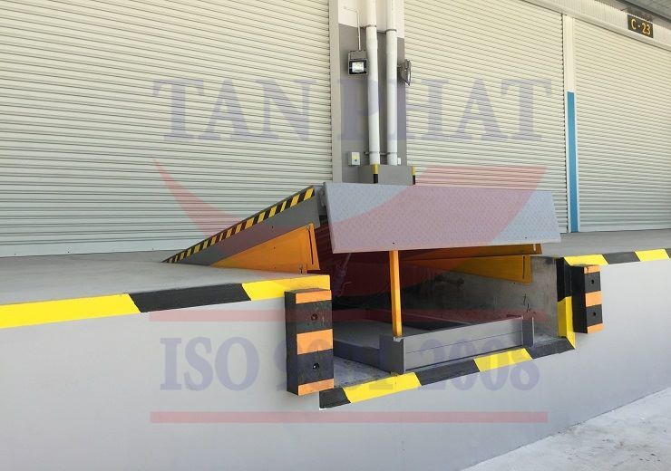 Dock Leveler là gì? Các ưu điểm và ứng dụng thực tế TỰ ĐỘNG TÂN PHÁT