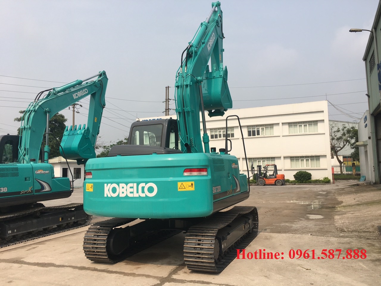 Máy xúc đào bánh xích KOBELCO SK130-8, gầu 0.5m3, máy mới 100%