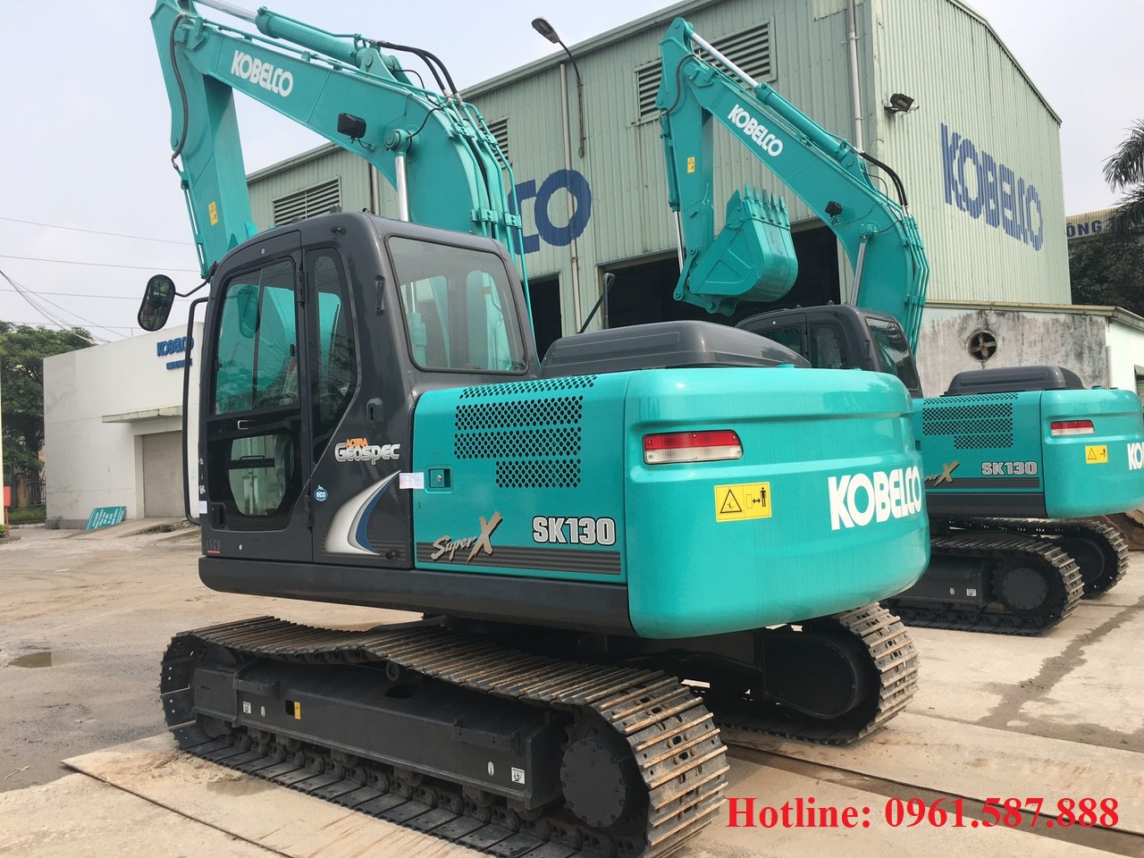 Máy xúc đào bánh xích KOBELCO SK130-8, gầu 0.5m3, máy mới 100%