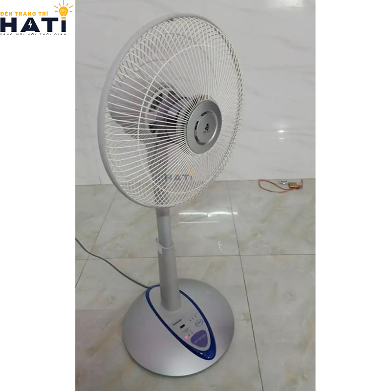 Quạt đứng Panasonic F-307KHS màu bạc