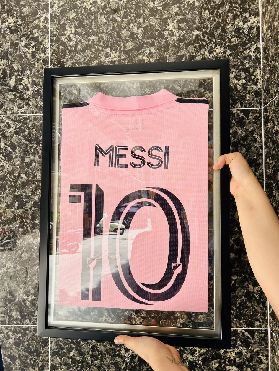 Khung Áo Messi Trong Suốt | SOULART.VN