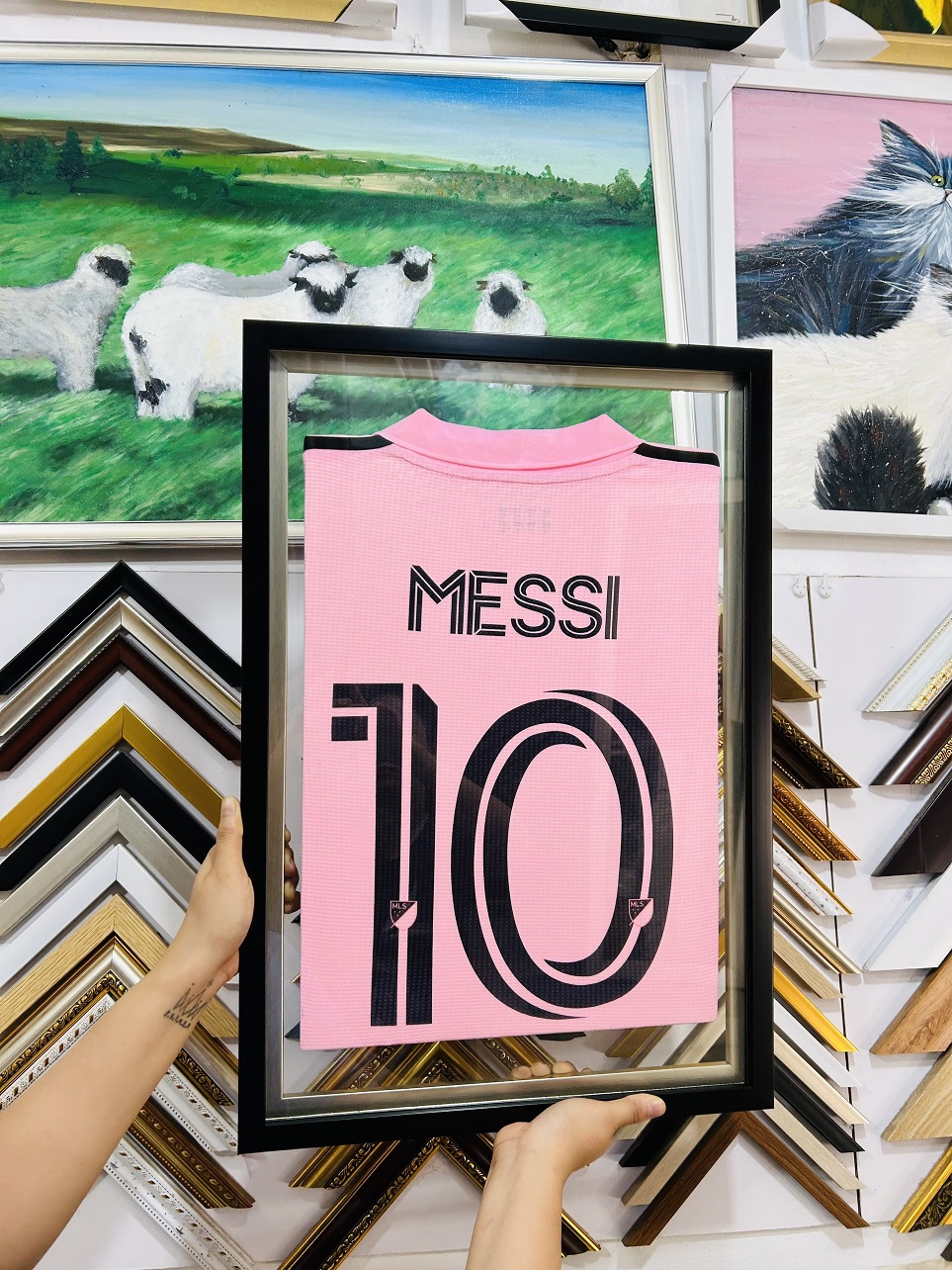 Khung Áo Messi Trong Suốt | SOULART.VN