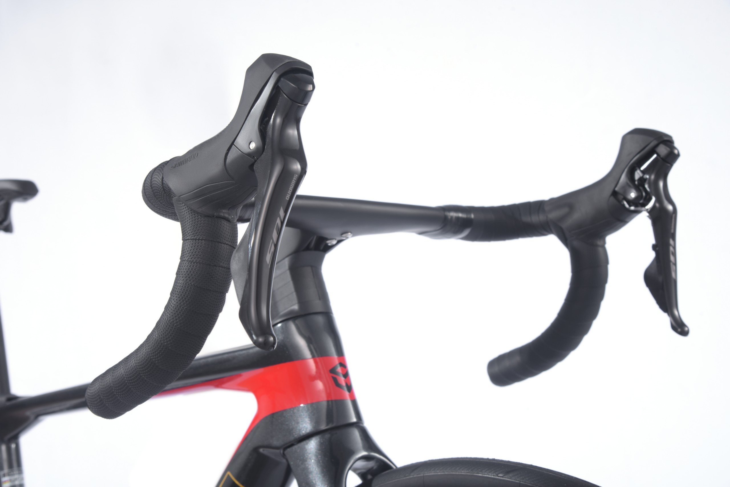 XE ĐẠP ĐUA CARBON SAVA X9.2 R7000 full Carbon XE ĐẠP TOÀN CẦU