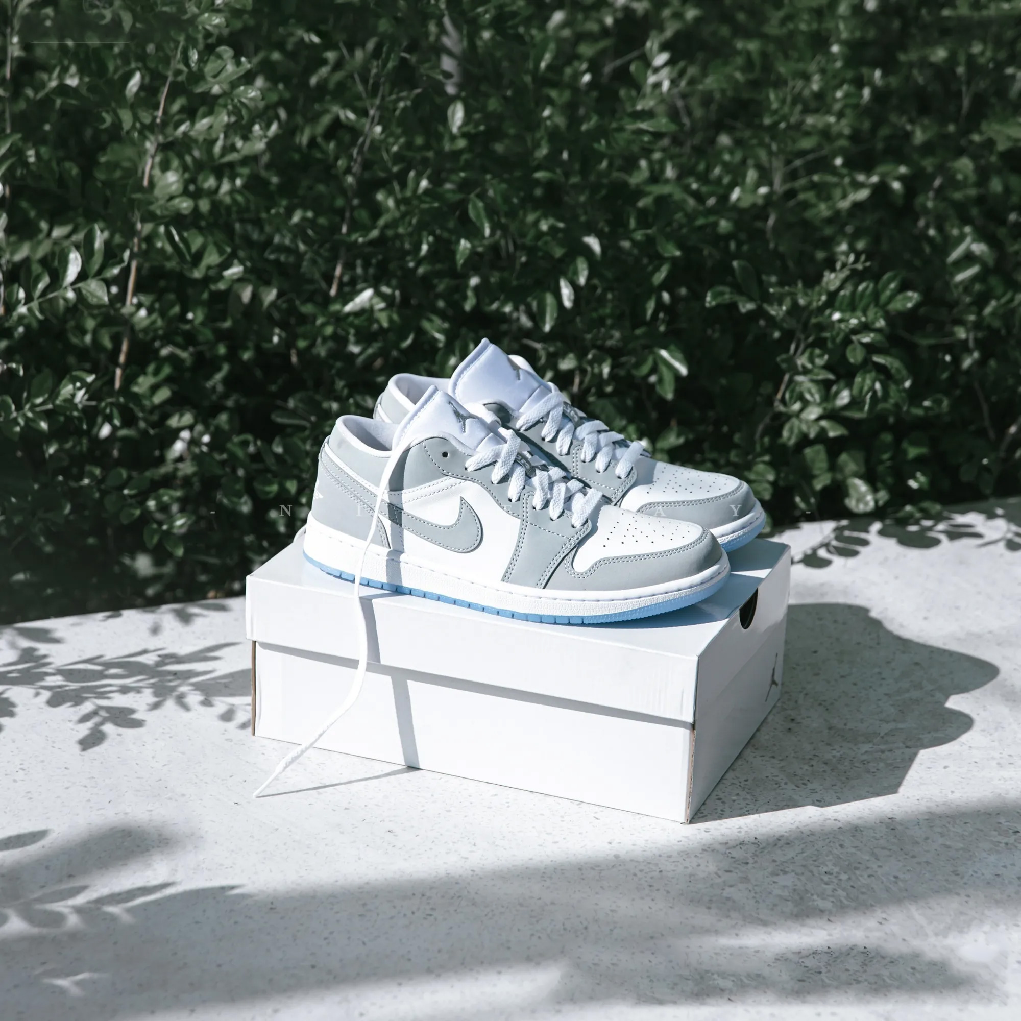 Giày Nike Air Jordan 1 Low White Wolf Grey DC0774-105