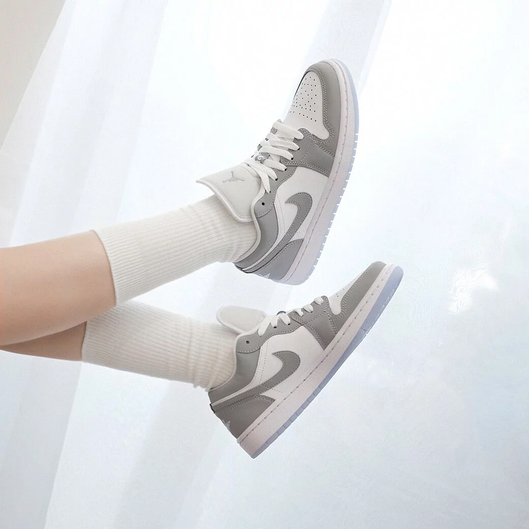 Giày Nike Air Jordan 1 Low White Wolf Grey DC0774-105