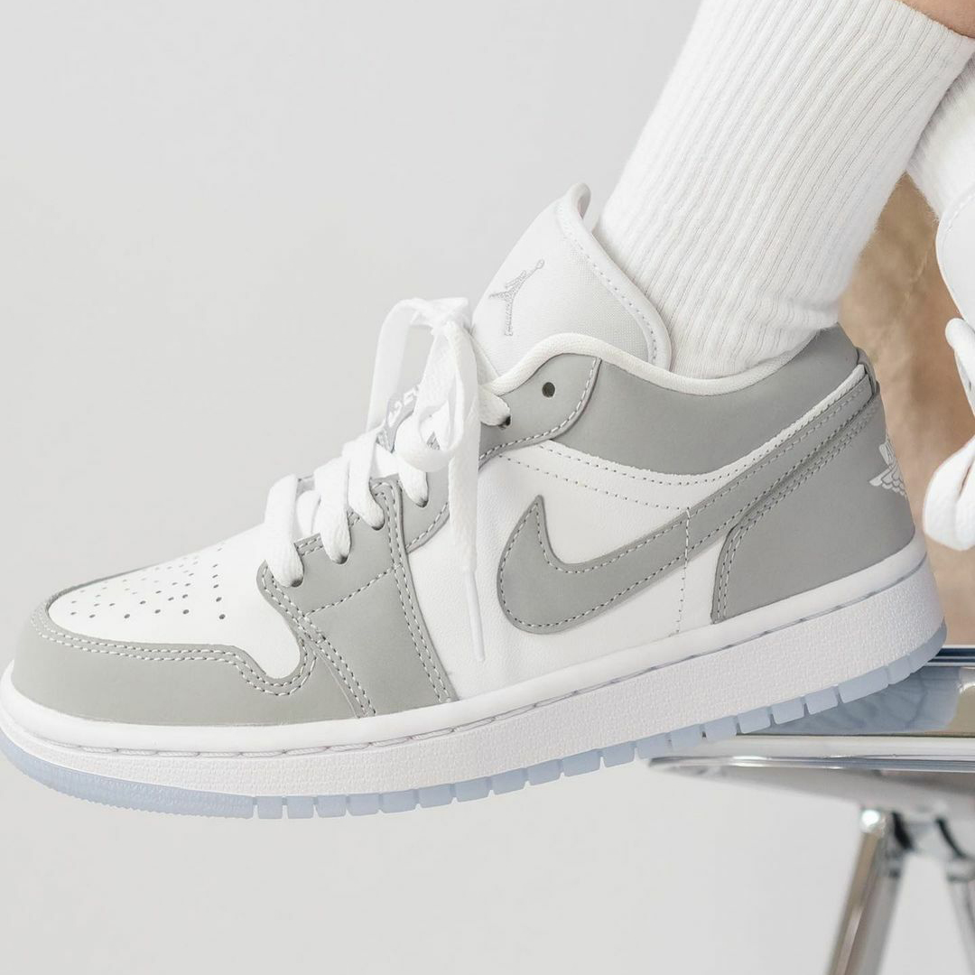 Giày Nike Air Jordan 1 Low White Wolf Grey DC0774-105