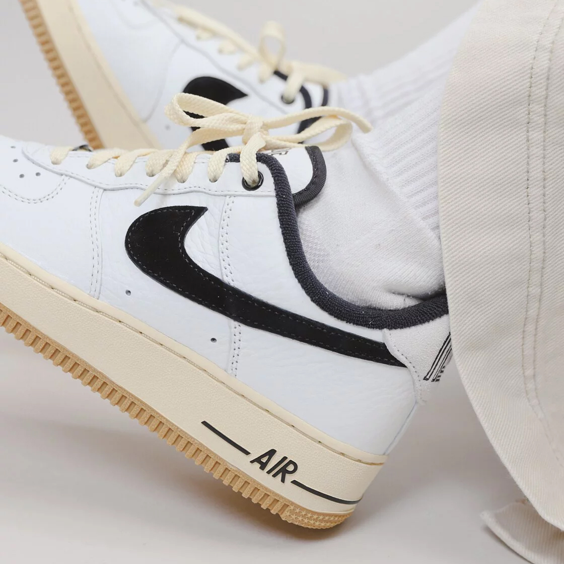 Giày Nike Air Force 1 Summit White Command Force DR0148-101