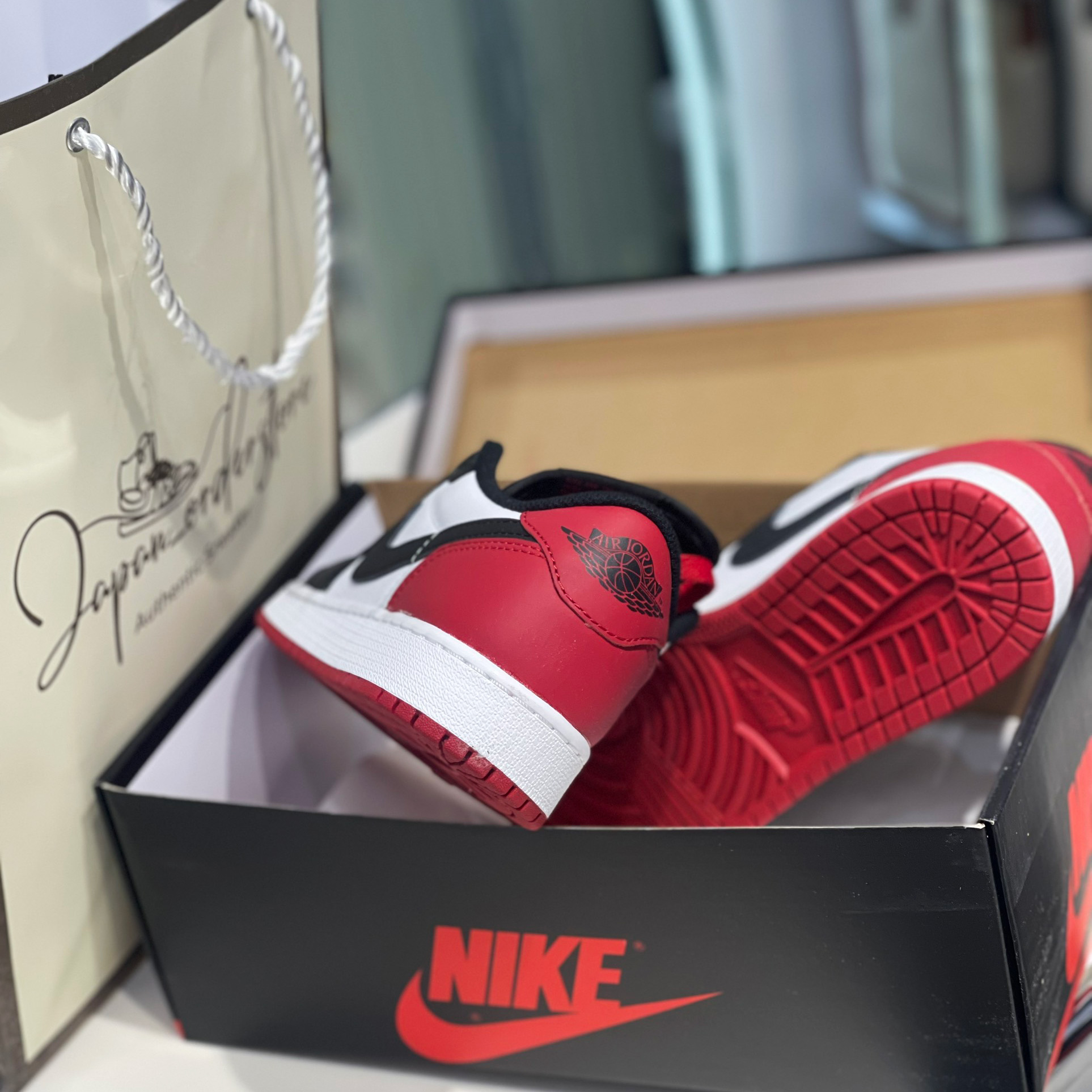 Giày Nike Air Jordan Retro Low OG Black Toe 2023 CZ0858-106