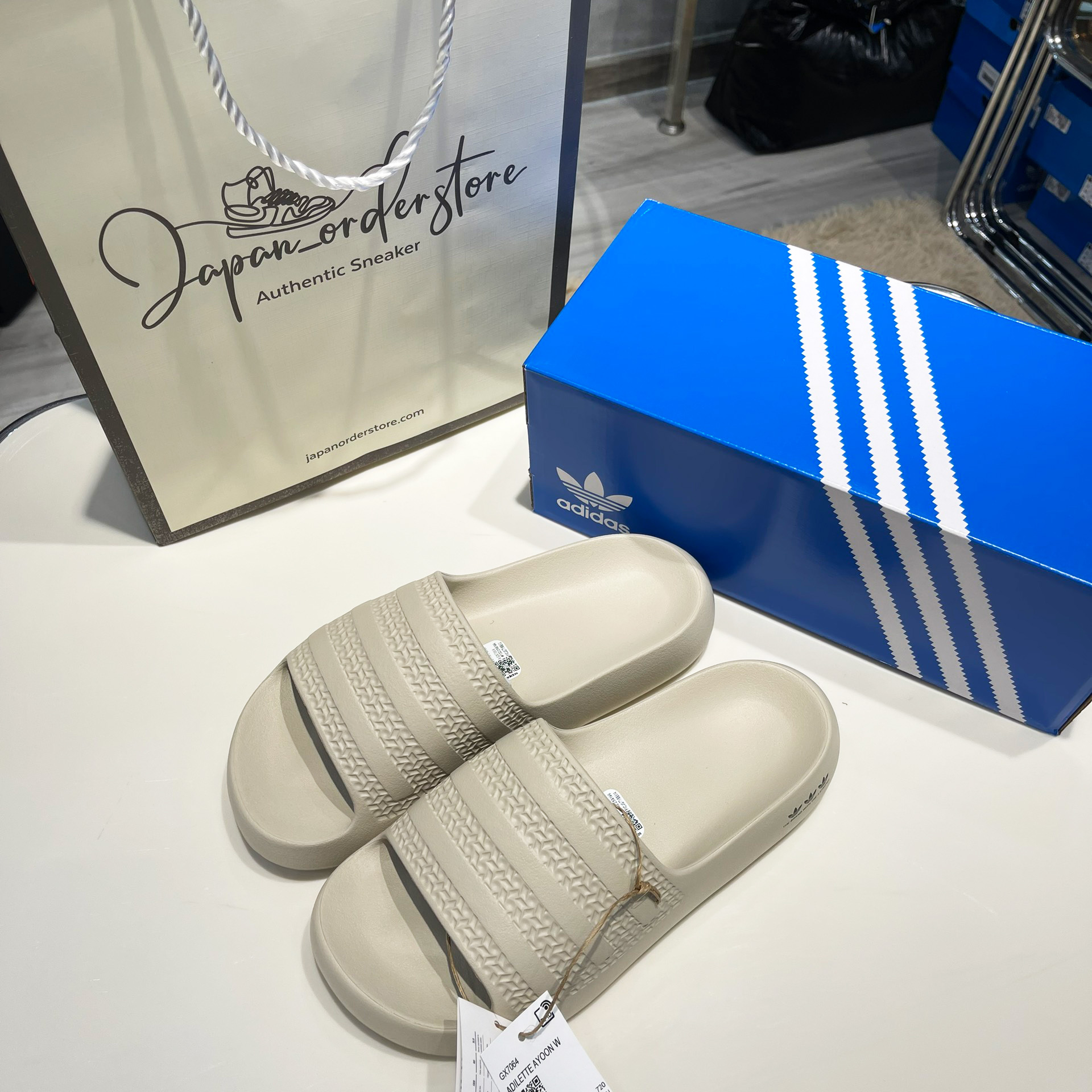Dép Adidas Originals Adilette Ayoon Bliss GX7064