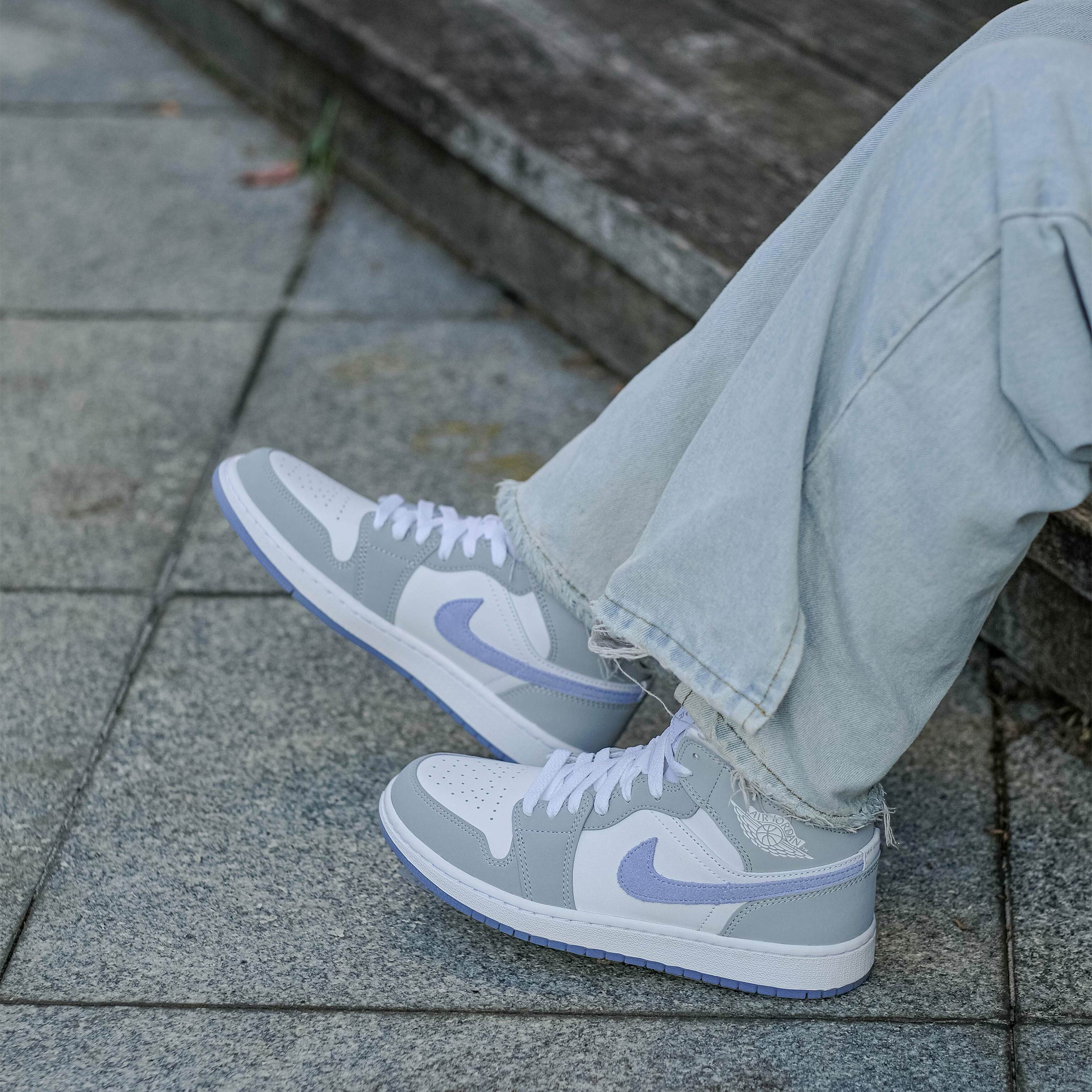 Giày Nike Air Jordan 1 Mid Grey Blue BQ6472-105