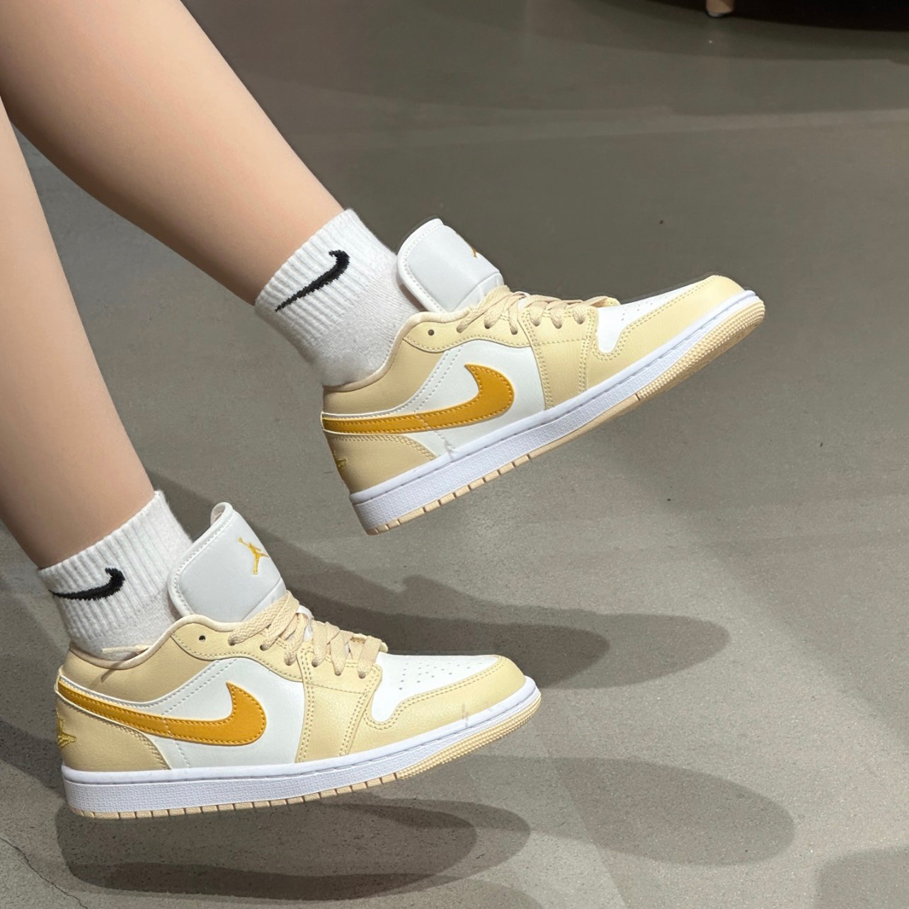 Giày Air Jordan 1 Low Pale Vanilla Yellow Ochre DC0774-170