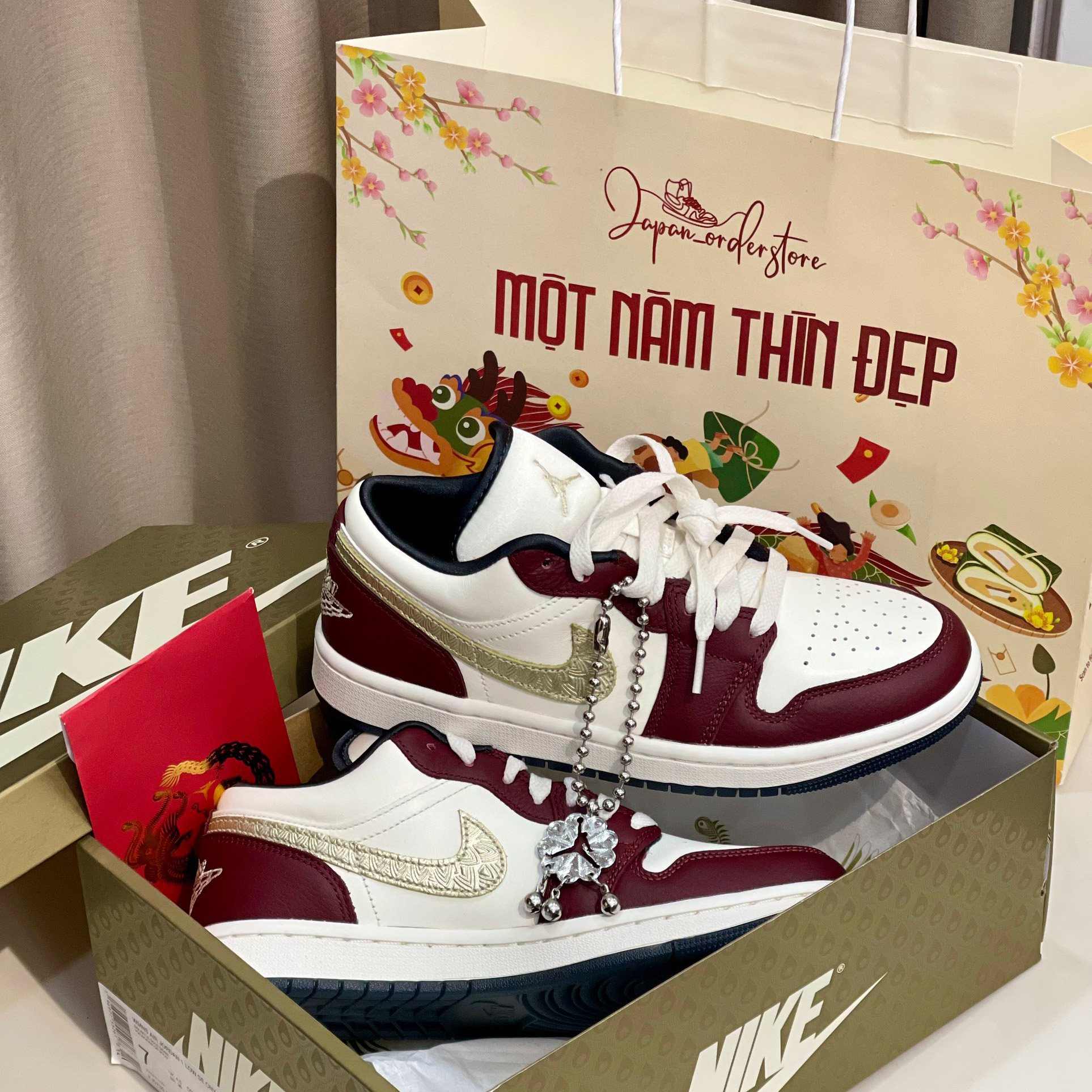 Giày Air Jordan 1 Low SE Year of the Dragon FJ5735-100