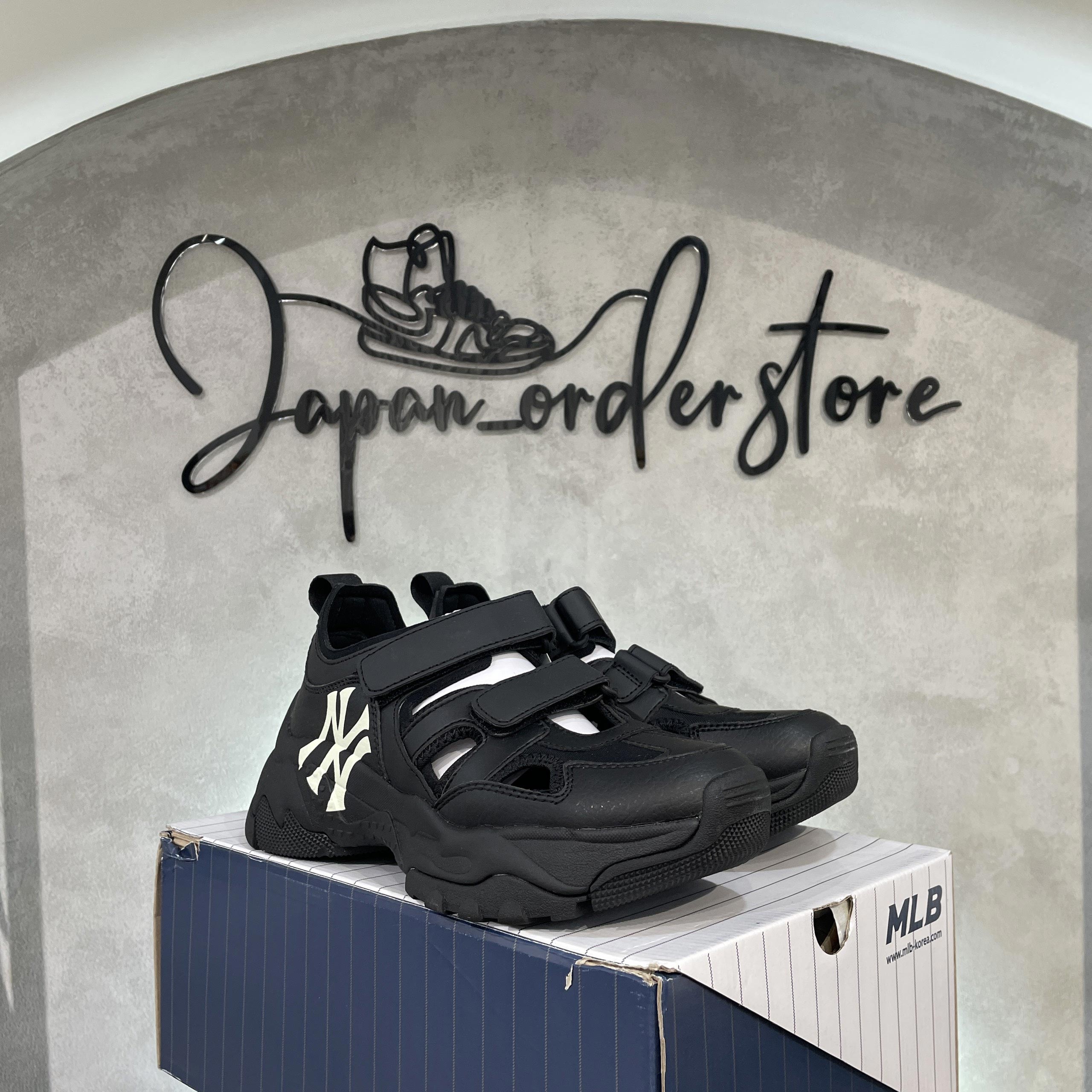 Giày MLB Bigball Chunky Mask NY Black 3ASDCH123-50BKS