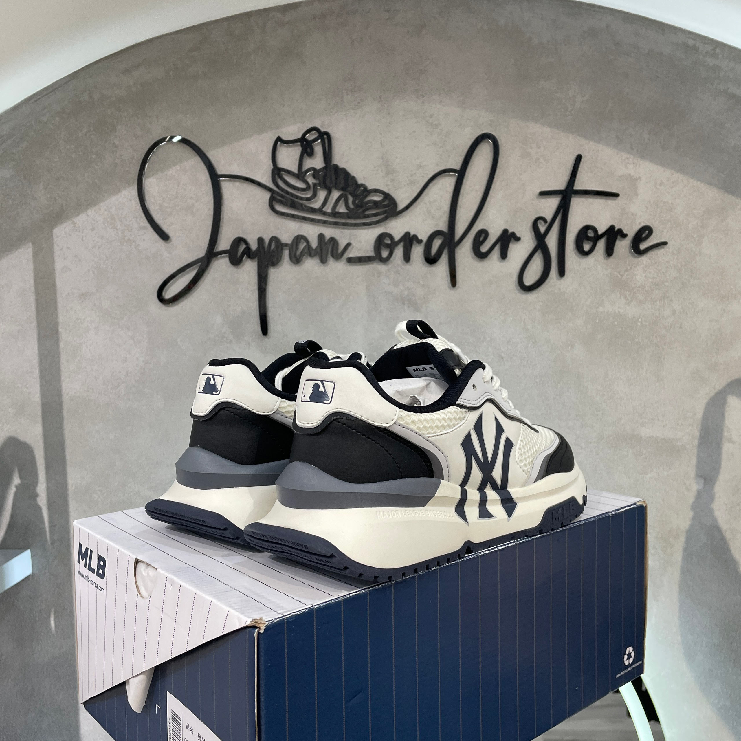 Giày MLB Chunky Runner New York Black 3ASHRJ13N-50BKS