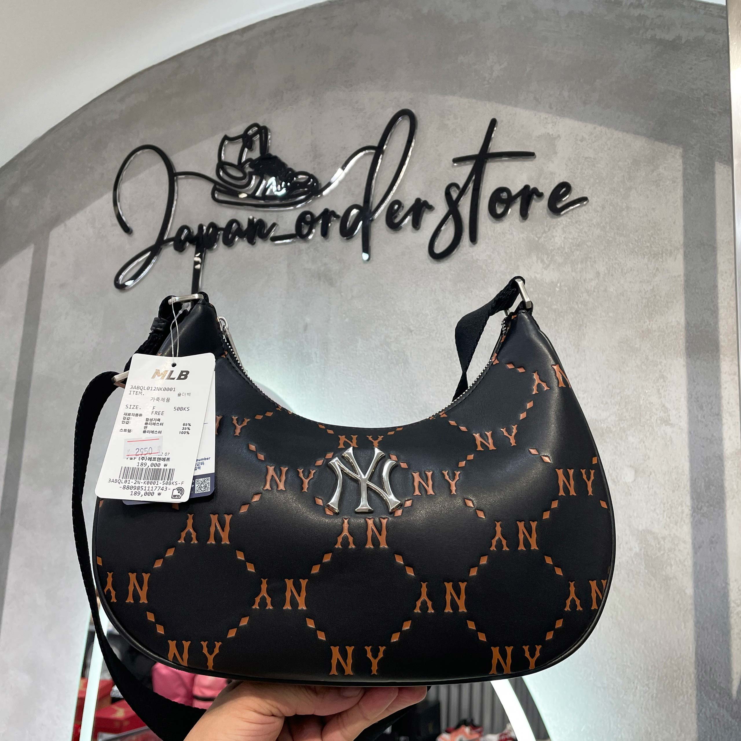 Túi MLB Dia Monogram Embo L-Hobo đen 3ABQL012N-50BKS