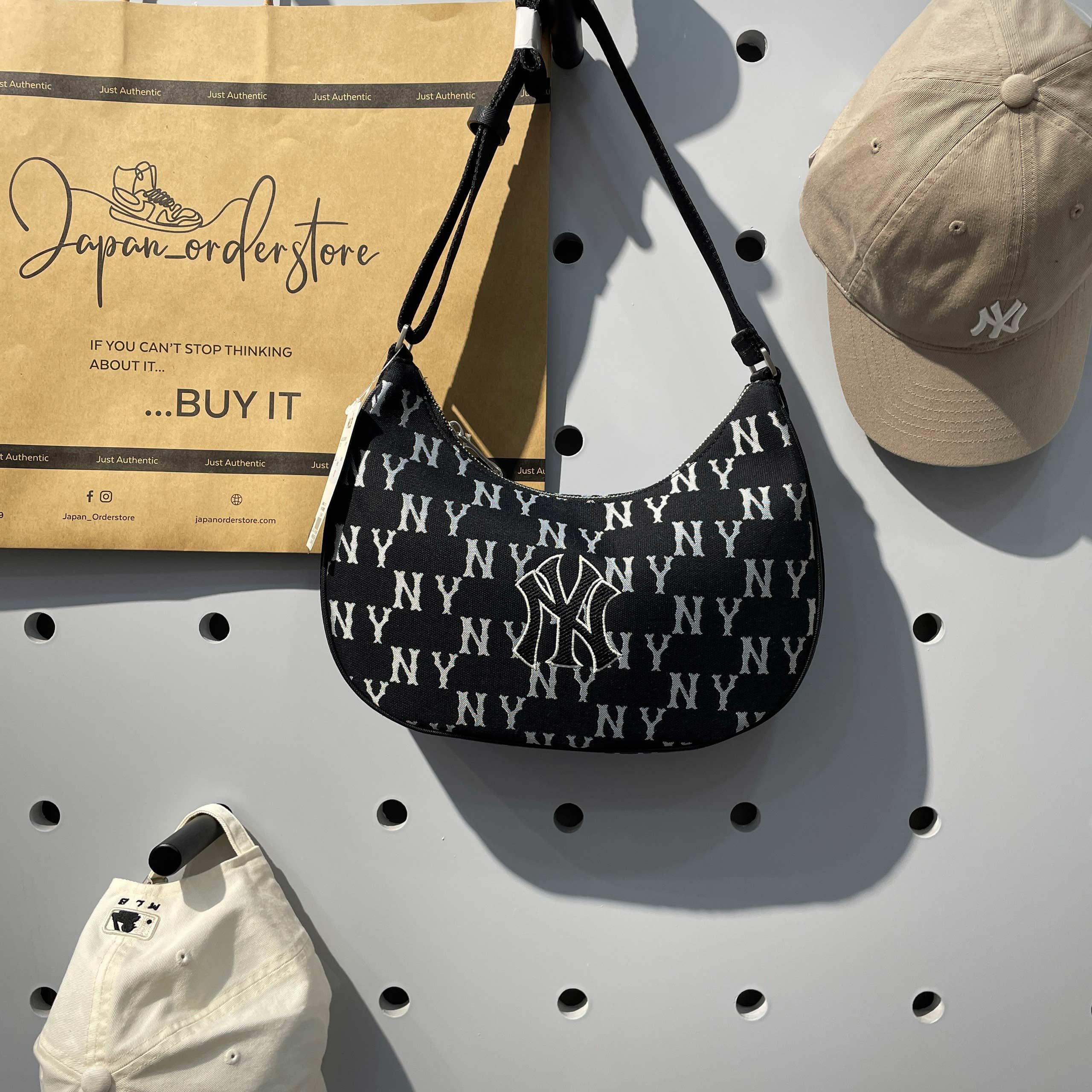 Túi MLB Monogram Jacquard Hobo Bag 3ABQL023N-50BKS