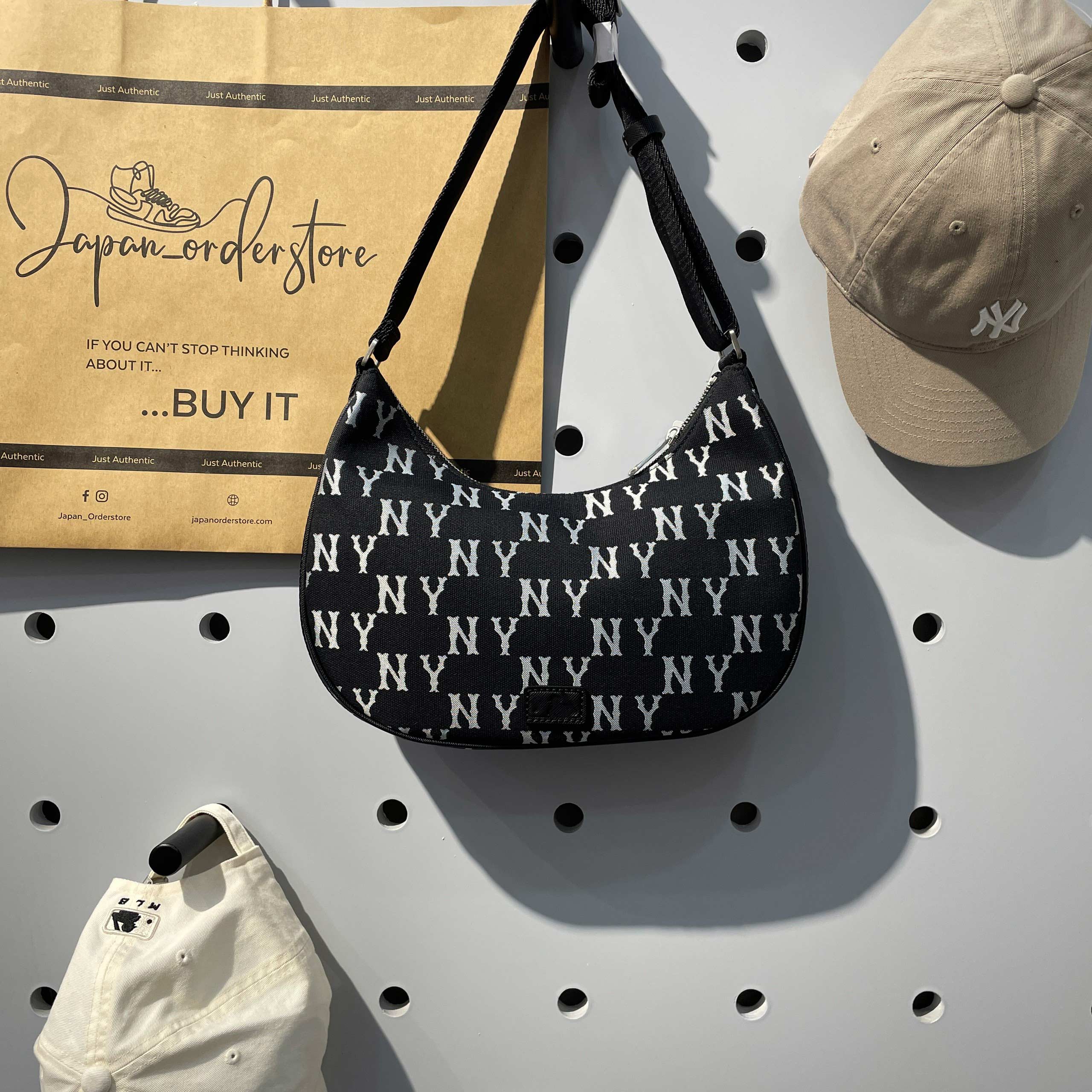 Túi MLB Monogram Jacquard Hobo Bag 3ABQL023N-50BKS