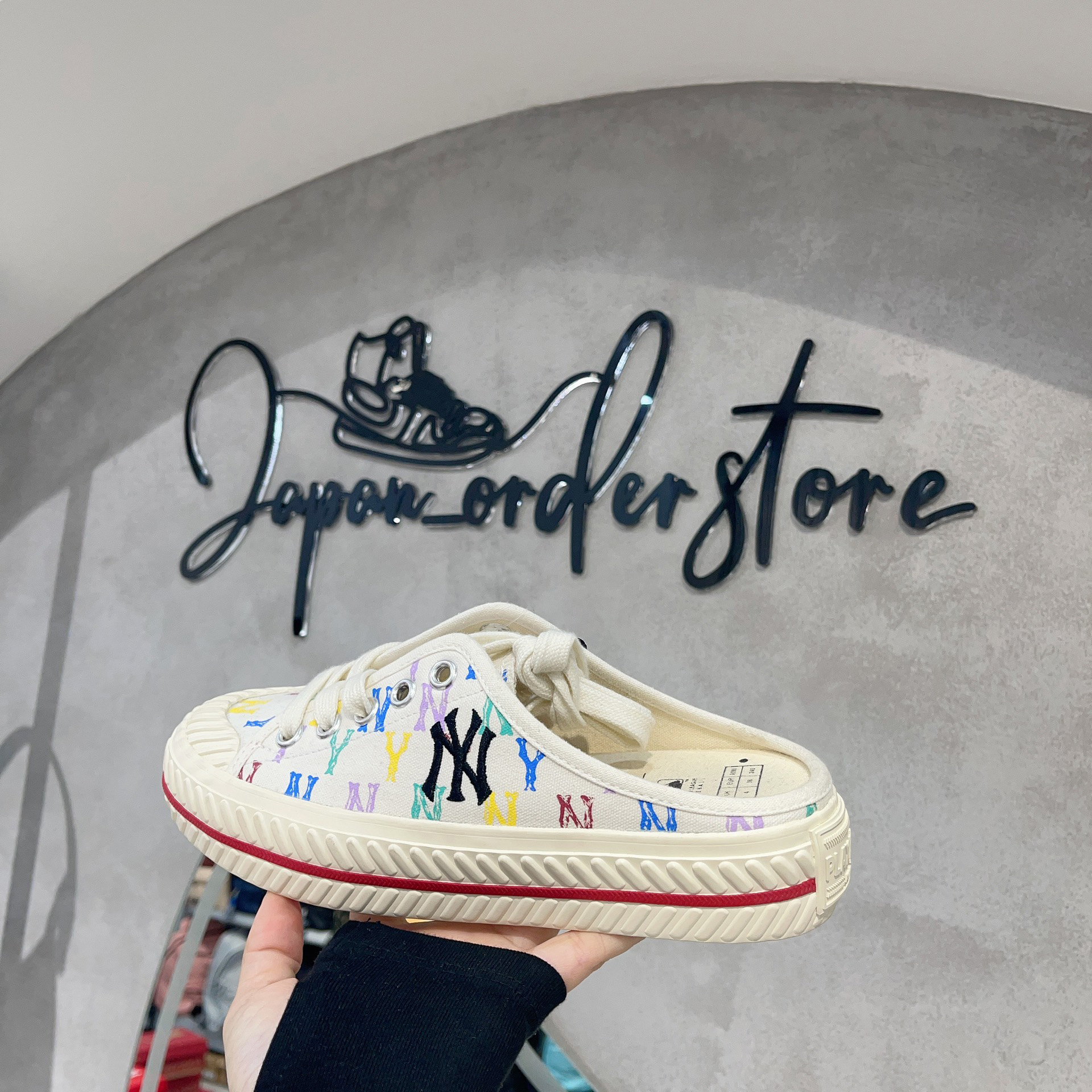 MLB Mule Monogram White New York Yankees | 32SHSM111-50W