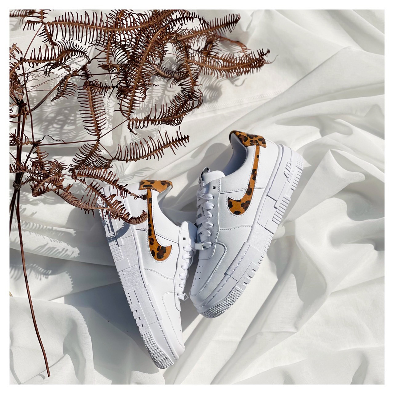Giày Nike Air Force 1 Pixel SE Leopard Print | CV8481-100