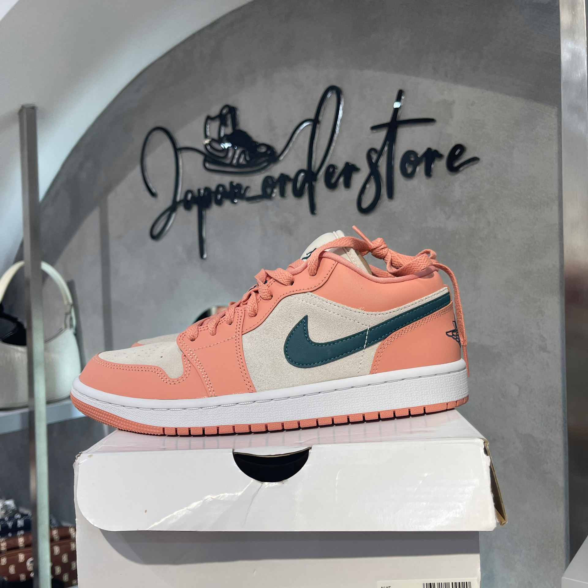Nike Air Jordan 1 Low 'Light Madder Root' | DC0774-800