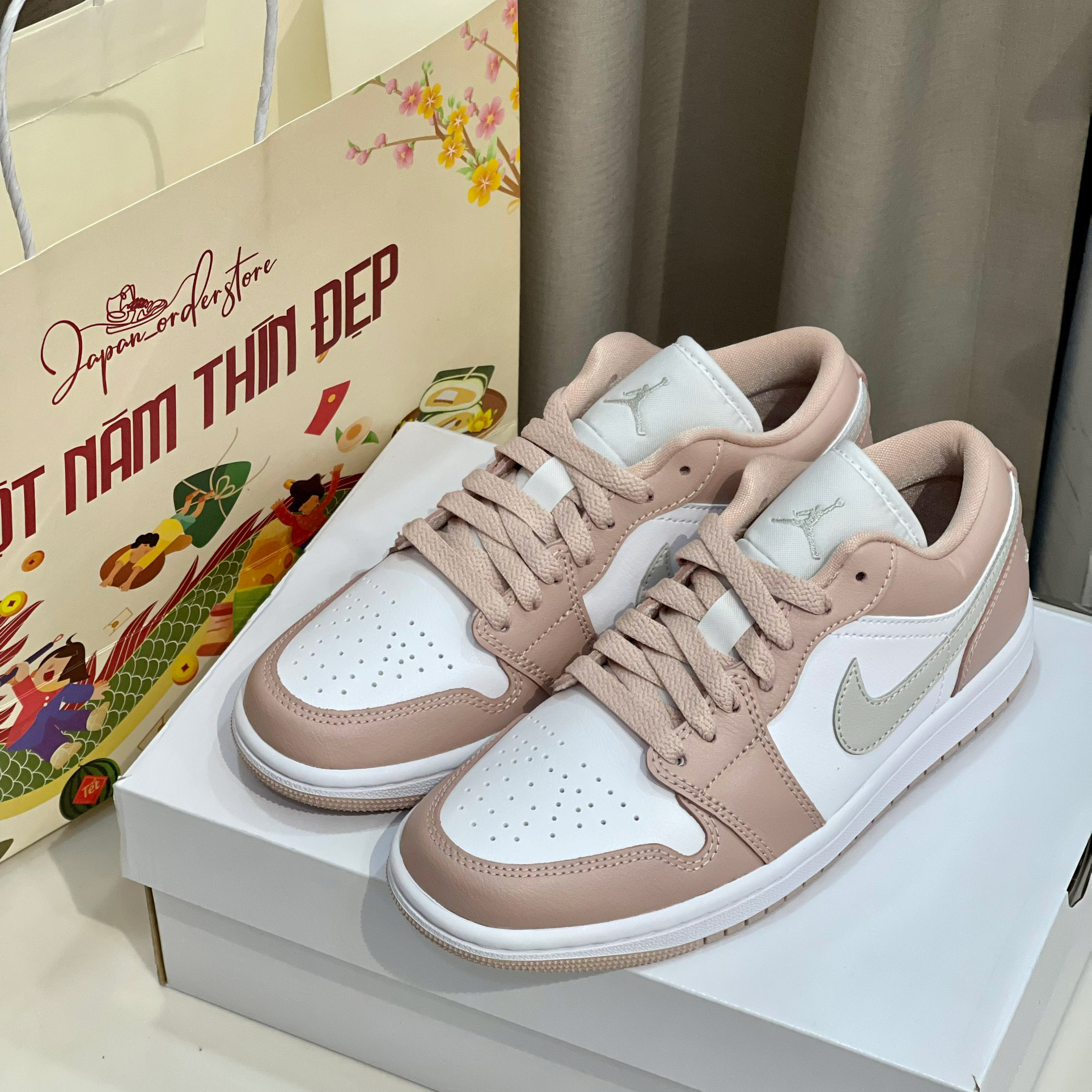 Giày Nike Air Jordan 1 Low Crimson Tint DC0774-120