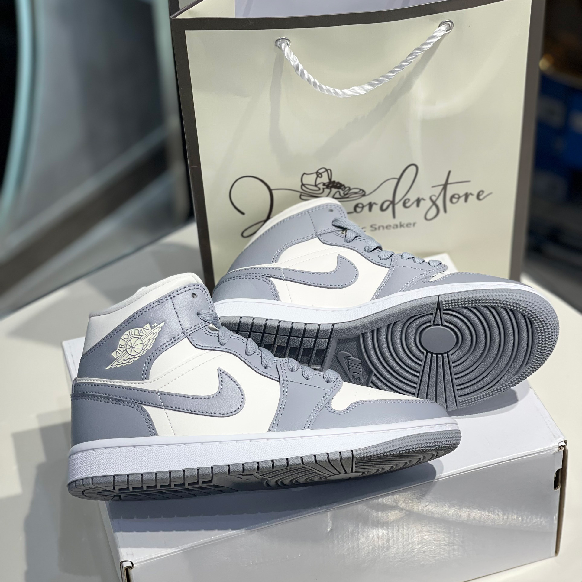Giày Nike Air Jordan 1 Mid Grey Sail BQ6472-115
