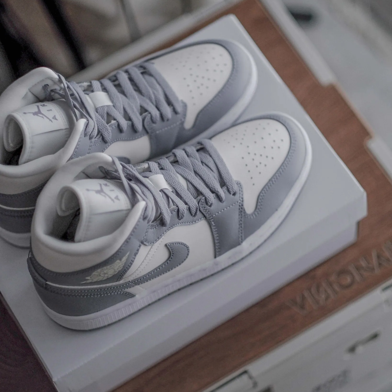 Giày Nike Air Jordan 1 Mid Grey Sail BQ6472-115