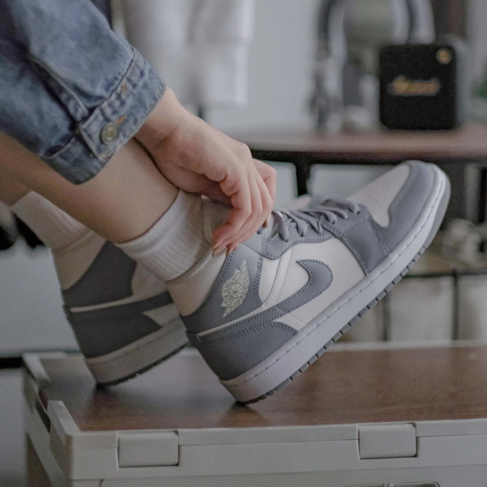 Giày Nike Air Jordan 1 Mid Grey Sail BQ6472-115