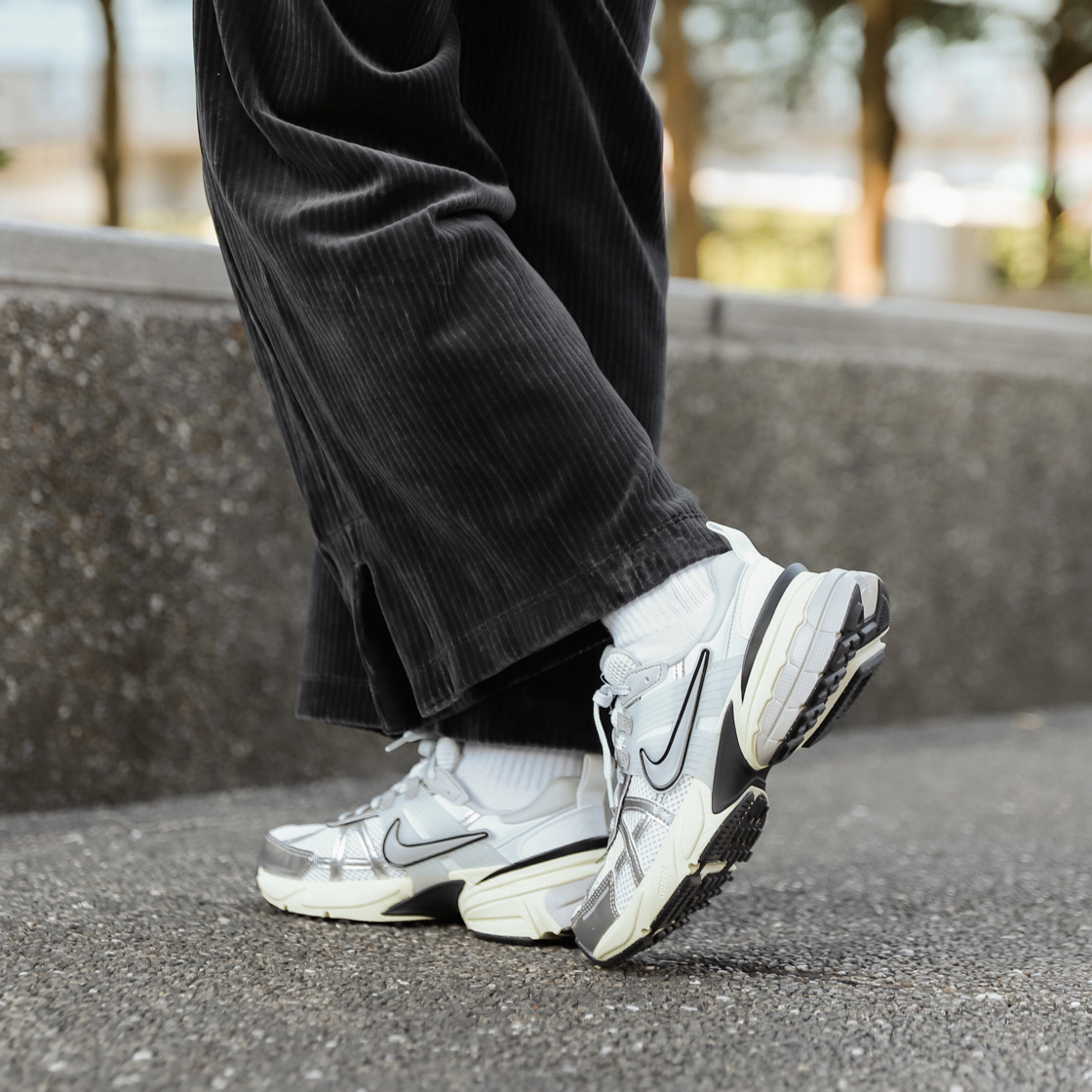 Giày Nike V2K Run Summit White Metallic Silver FD0736-100