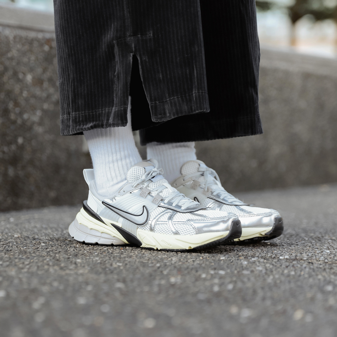 Giày Nike V2K Run Summit White Metallic Silver FD0736-100