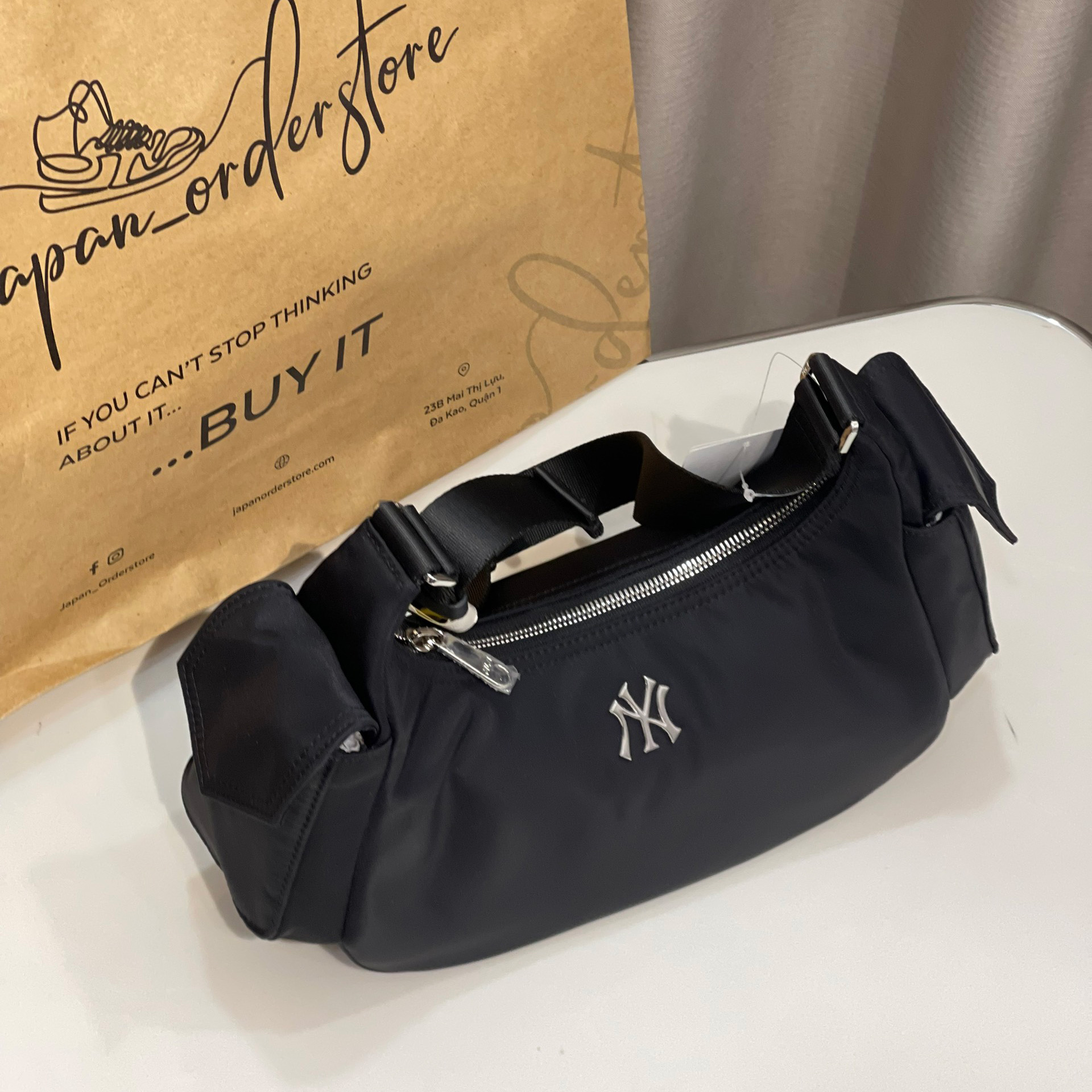 Túi MLB Nylon Cargo New York Yankees 3ABQM044N-50BKS