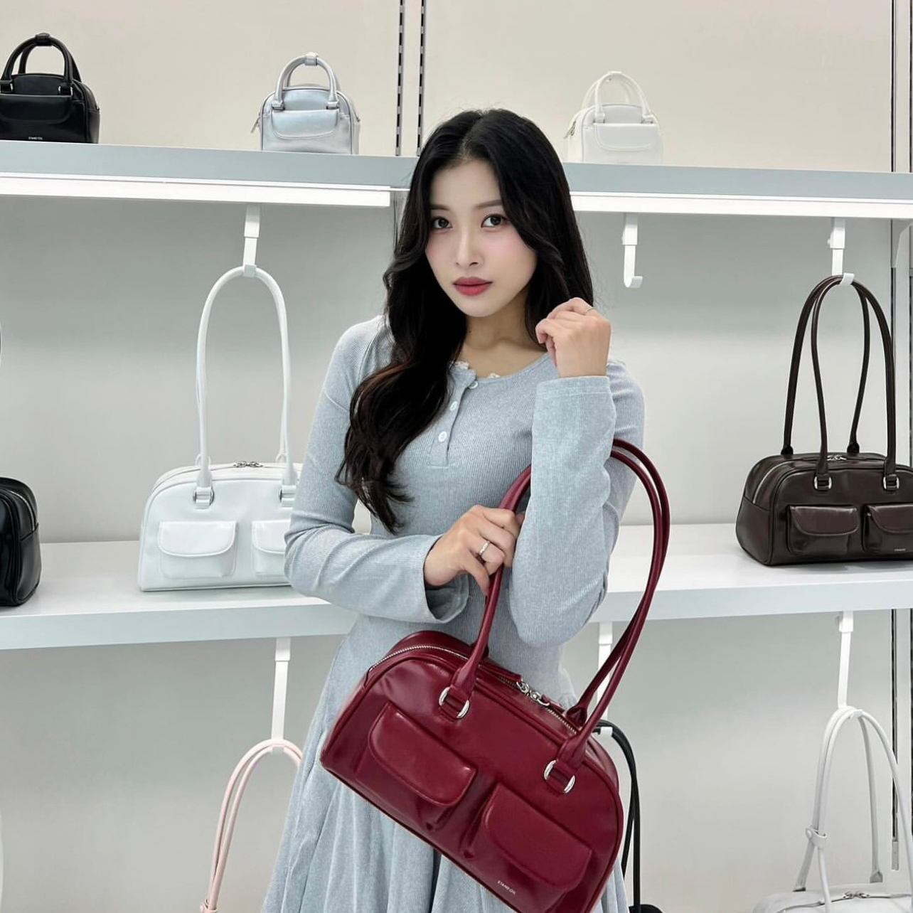 Túi Stand Oil Ruby Red Chubby Bag chính hãng