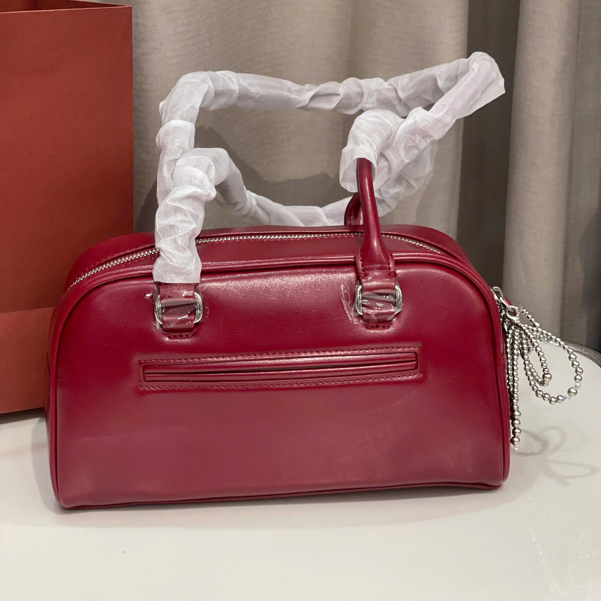 Túi Stand Oil Ruby Red Chubby Bag chính hãng