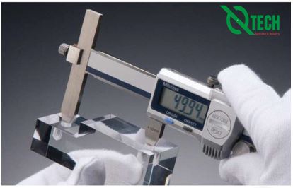 Thước cặp điện tử đo khoảng cách tâm Mitutoyo 573-608-20 | QTECH