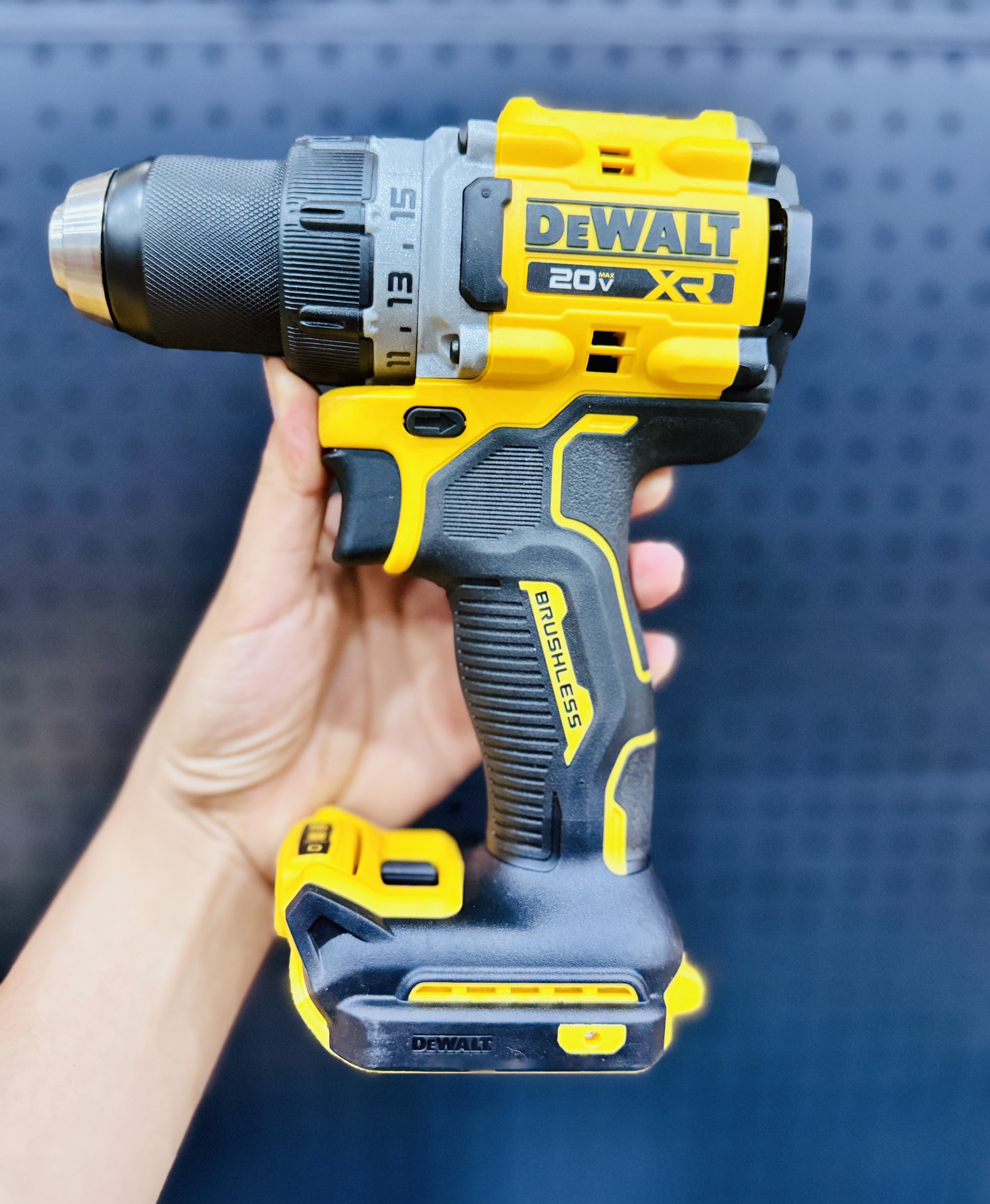Máy khoan vặn vít dùng pin 20V Dewalt DCD800M2T-B1 | Mỹ Hưng